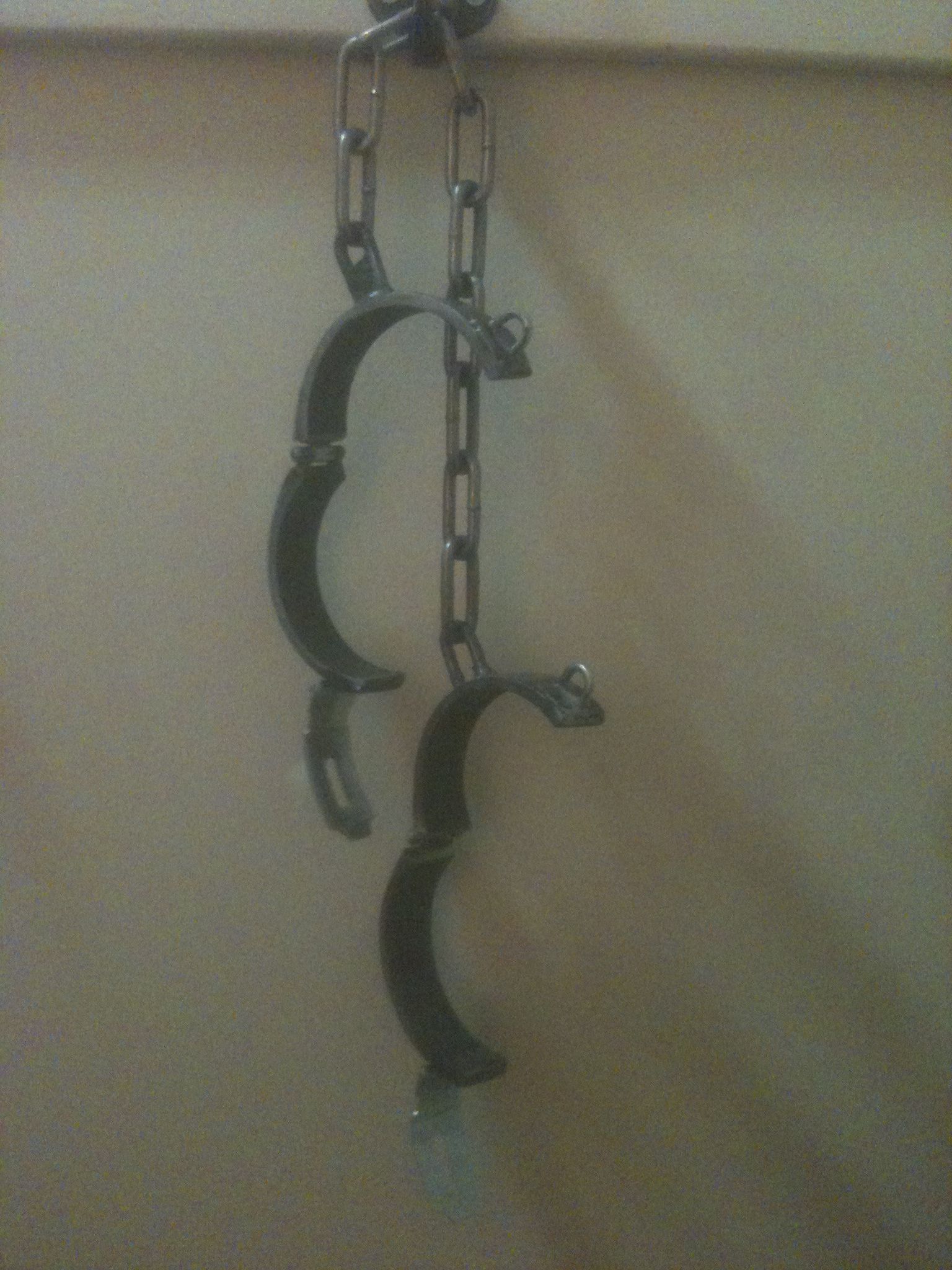 MEDIEVAL SHACKLES/CHANDELIER : 8 Steps (with Pictures) - Instructables