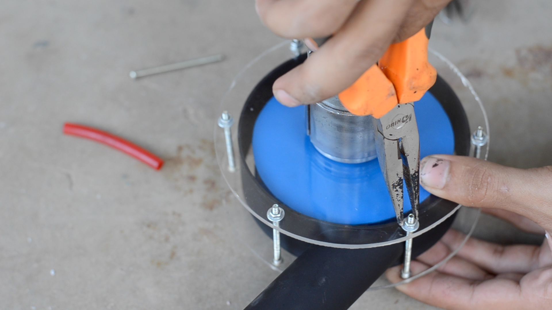 DIY Cordless Air Blower (Homemade Tools) : 10 Steps (with Pictures ...