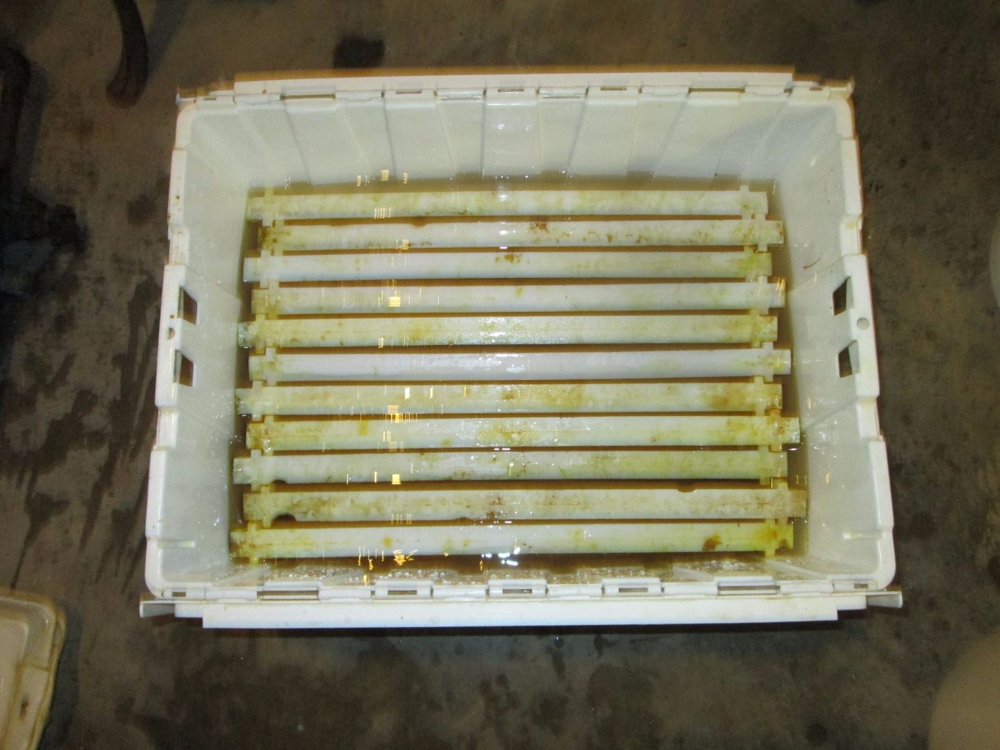 Salvaging Plastic Beehive Frames : 4 Steps - Instructables