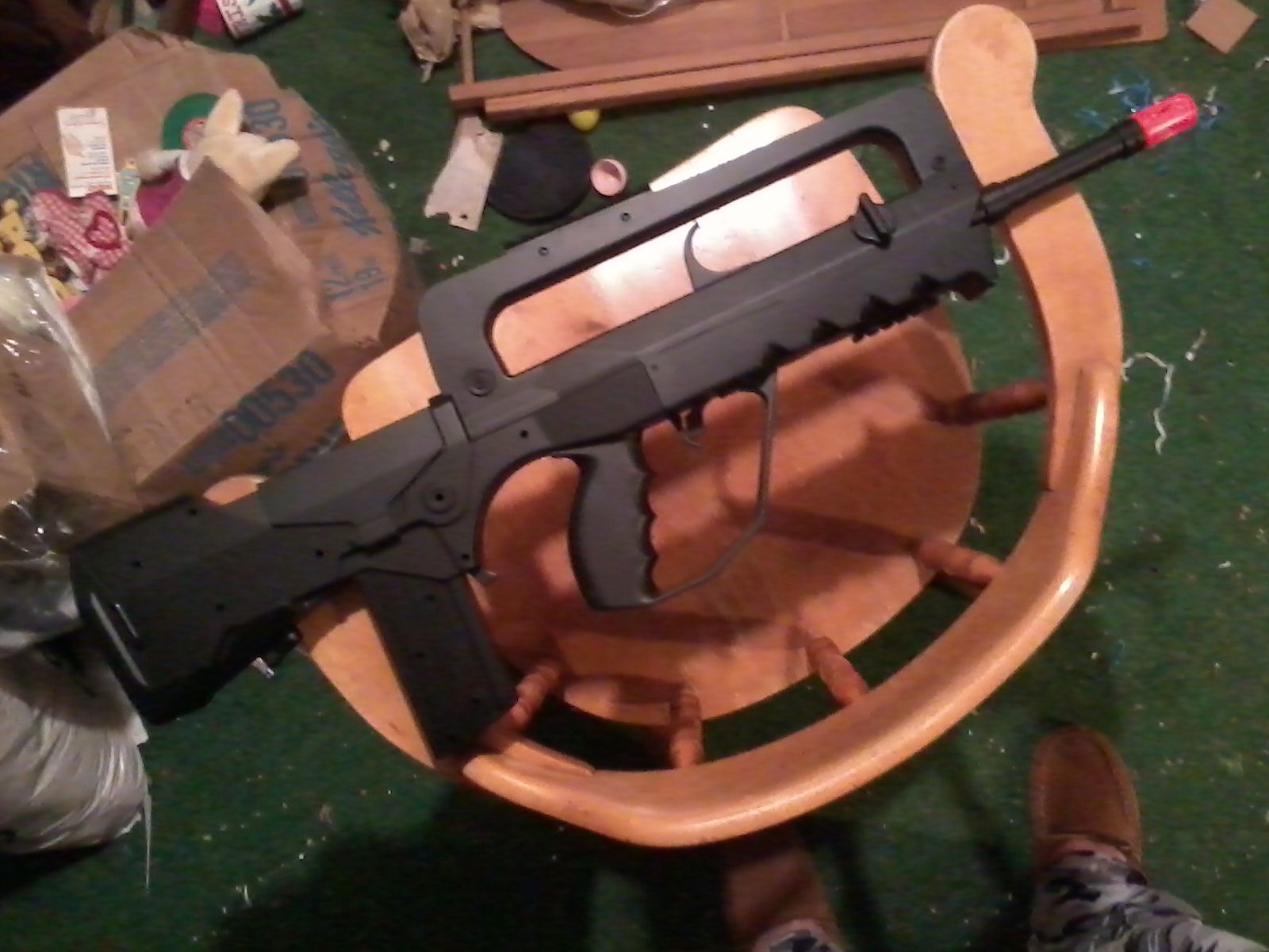 Airsoft FAMAS Custom (SMR Build From Black Ops) : 8 Steps - Instructables