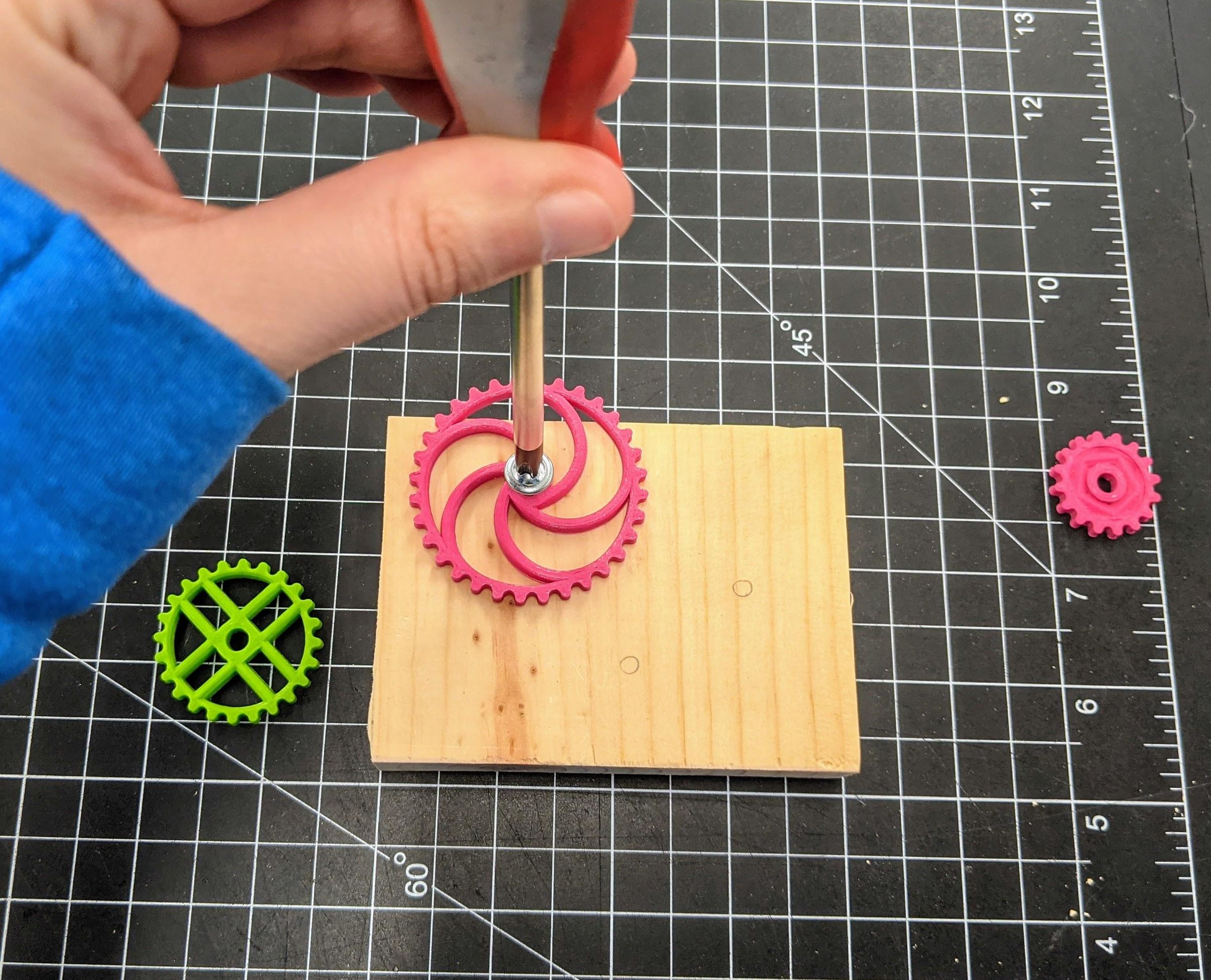 Exploring Gears : 4 Steps (with Pictures) - Instructables