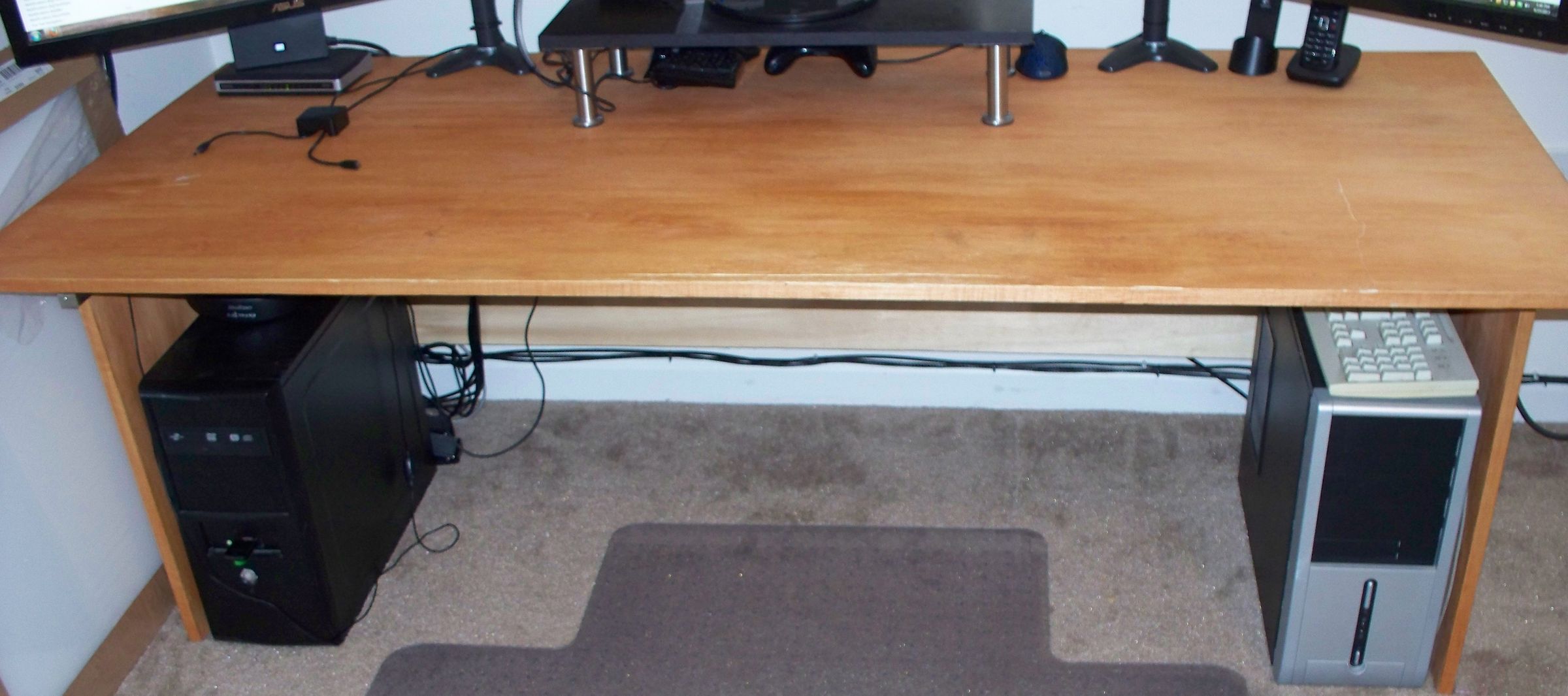 Simple Plywood Desk (Desk 1.0) : 10 Steps (with Pictures) - Instructables