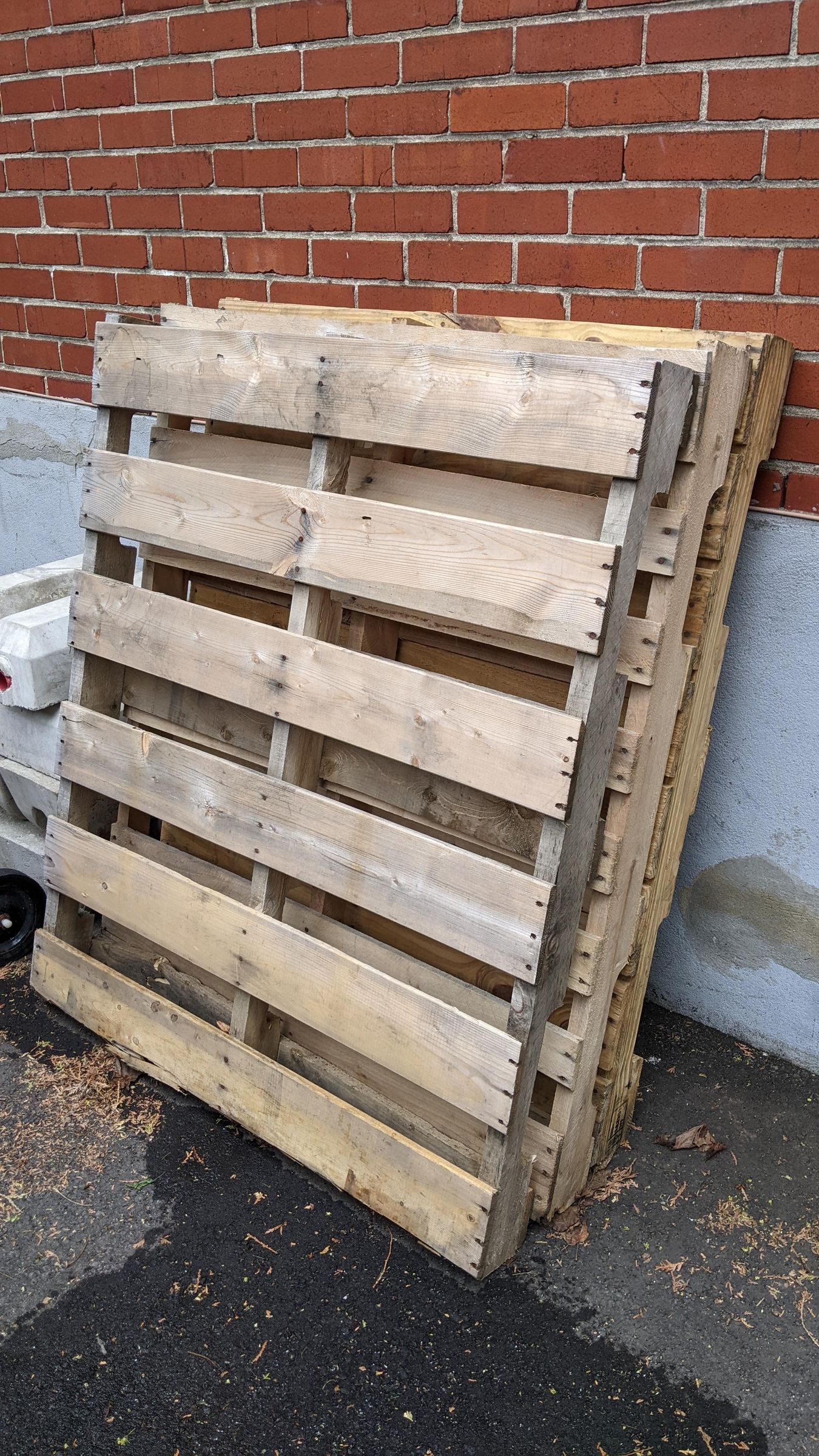 Pallet Wood Bird Feeder : 6 Steps (with Pictures) - Instructables
