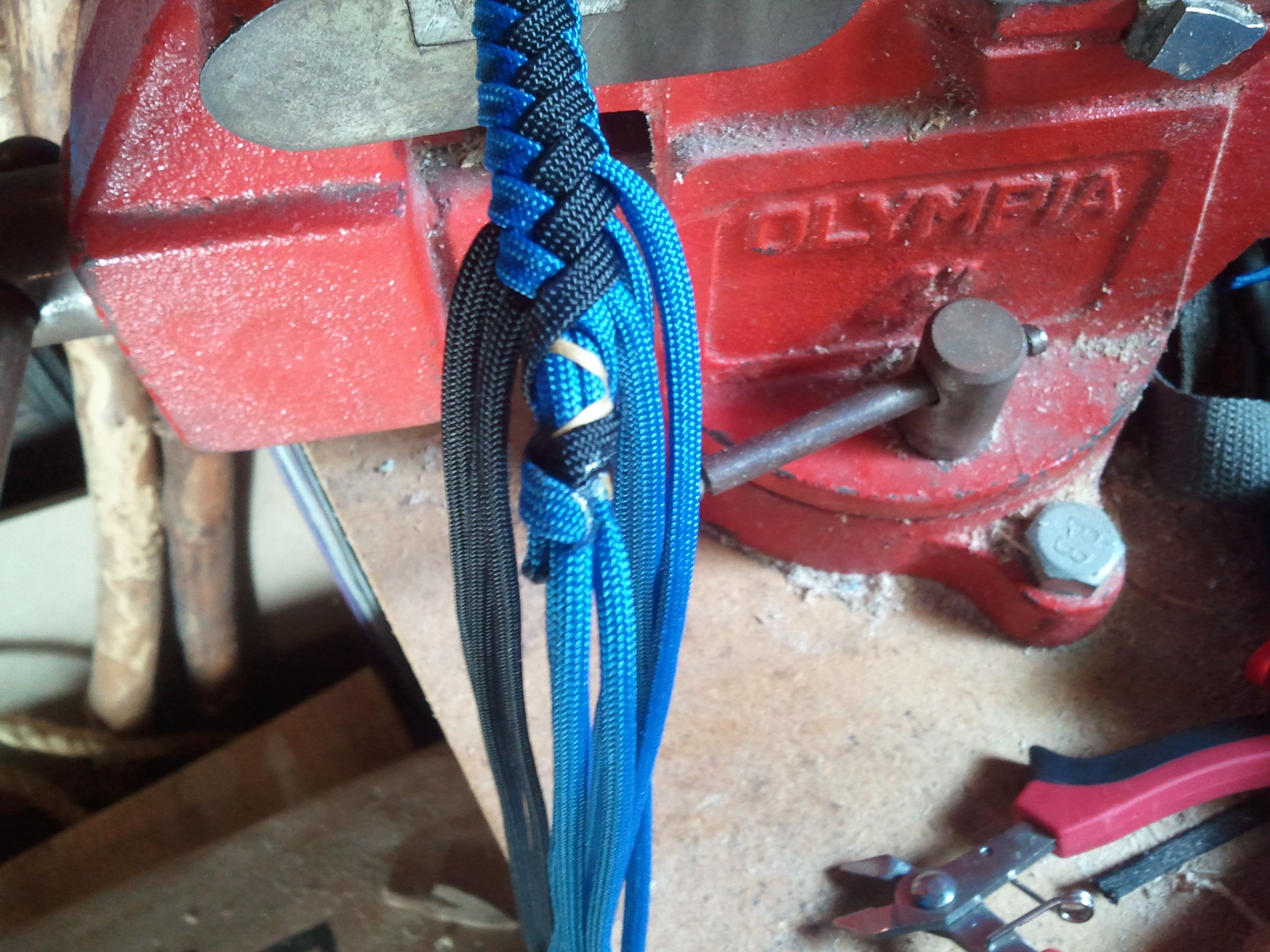 Making a Paracord Whip : 28 Steps (with Pictures) - Instructables