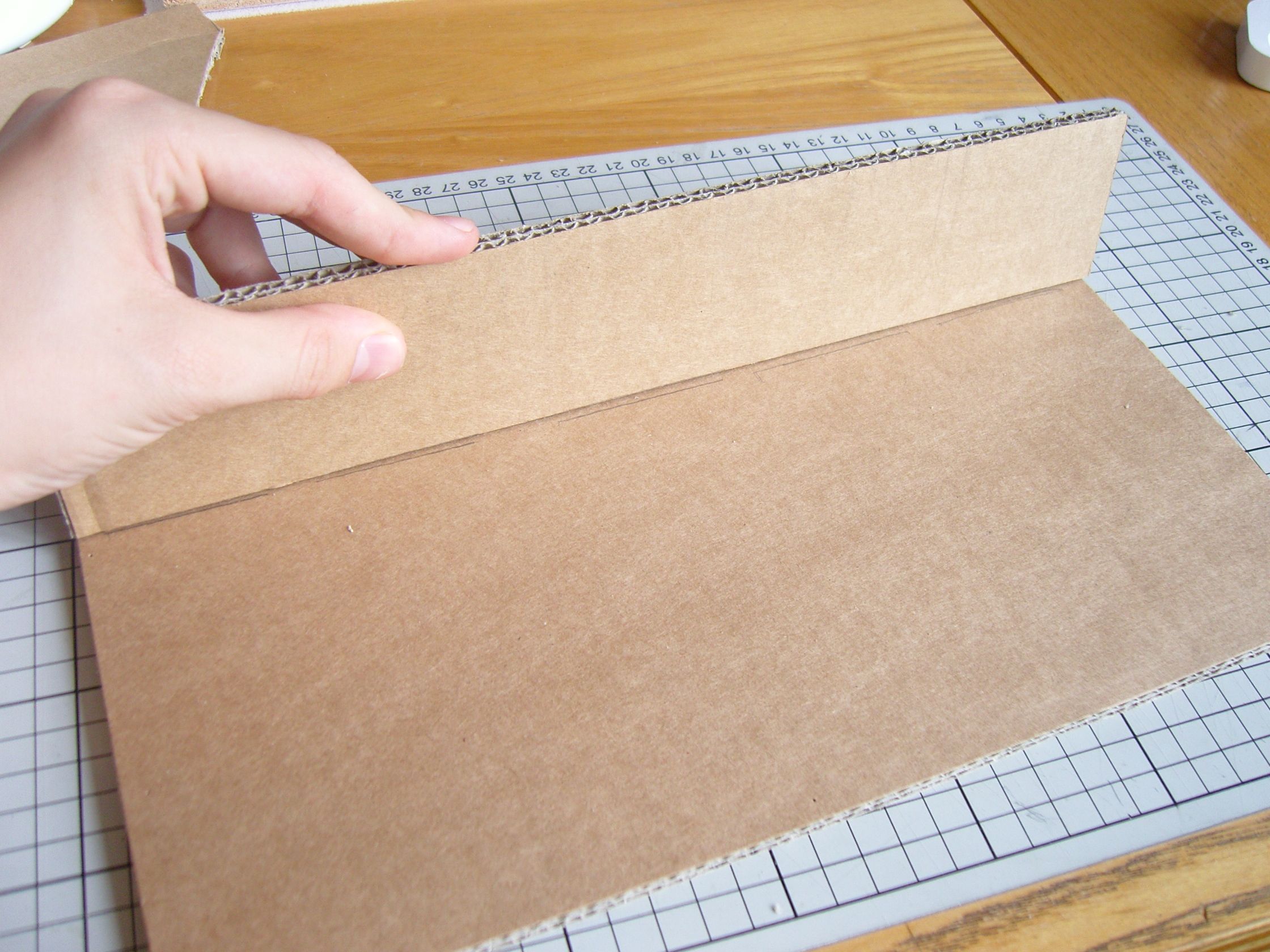 How to Make a Cardboard Laptop Stand : 5 Steps (with Pictures ...