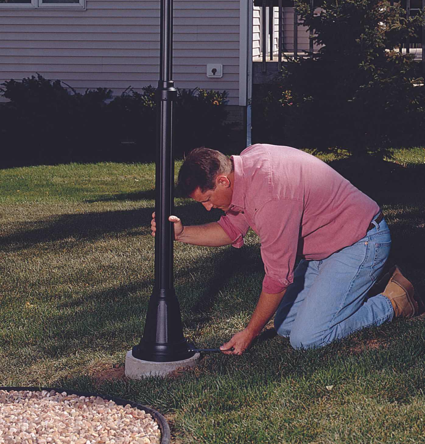 How to Install a Lamp Post in Your Yard : 3 Steps - Instructables