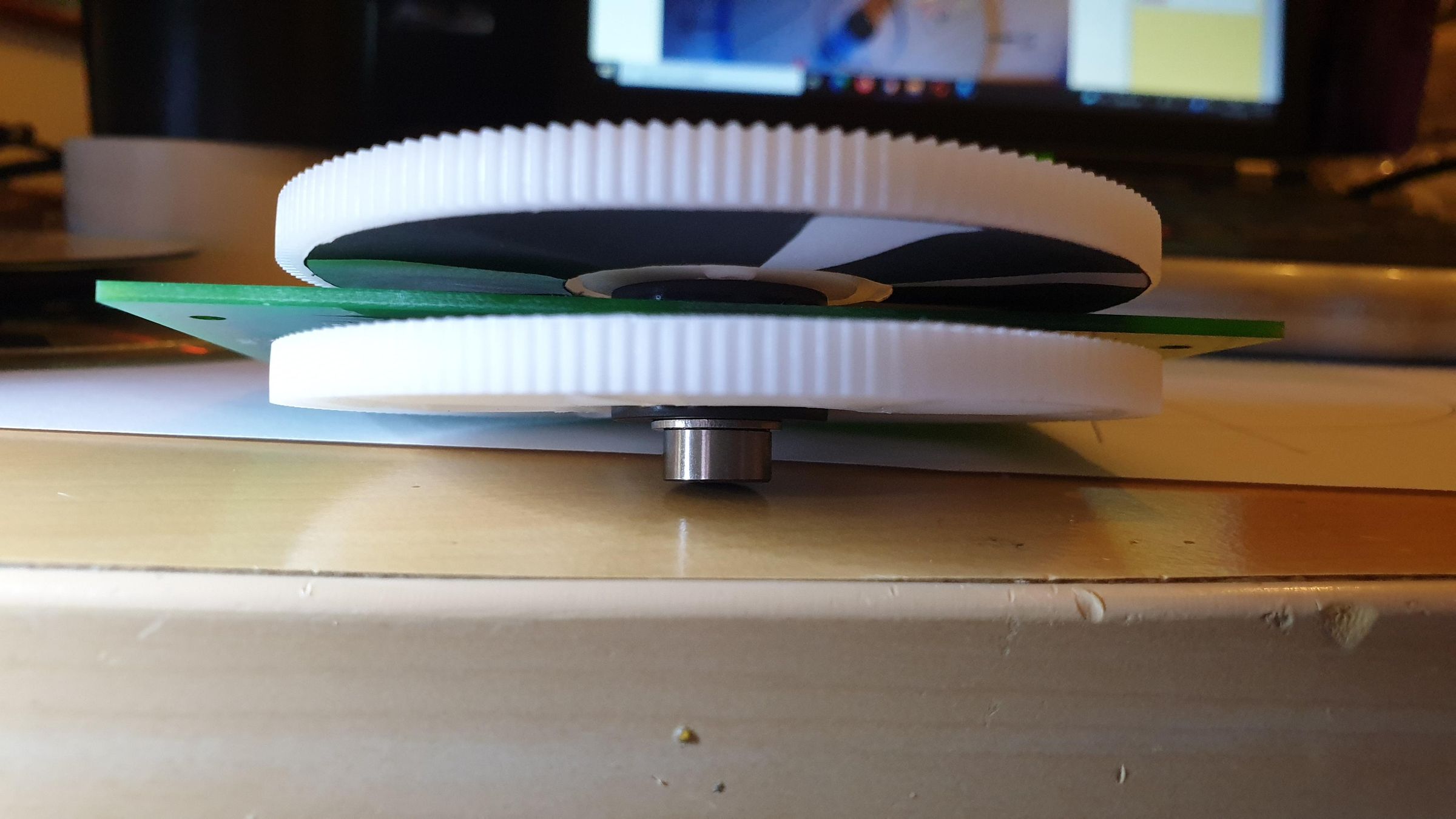 Absolute Position Encoder With Single Track Gray Code : 8 Steps (with ...