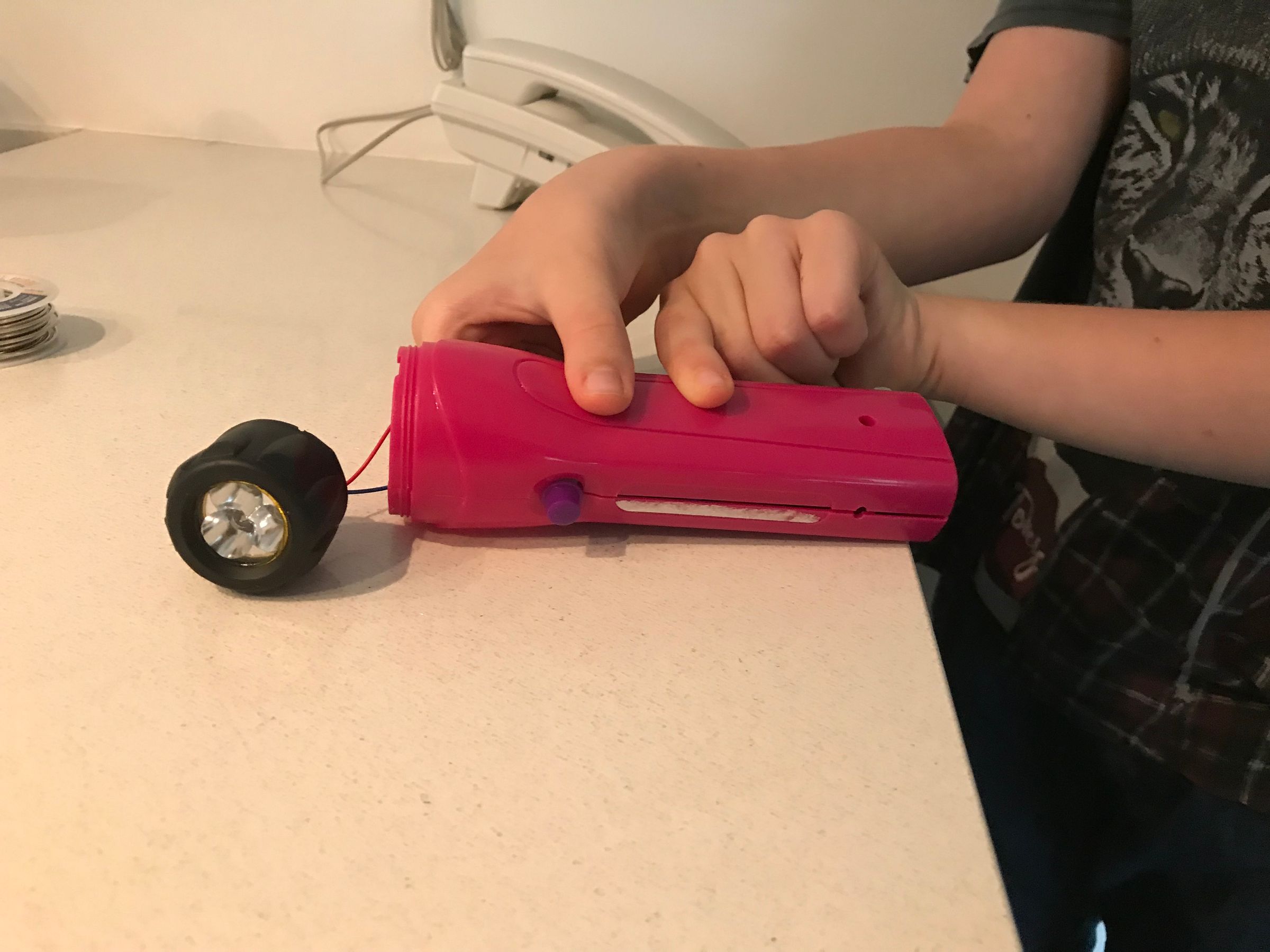 How to Fix a Broken Rechargeable Flashlight!!!!!! : 3 Steps - Instructables