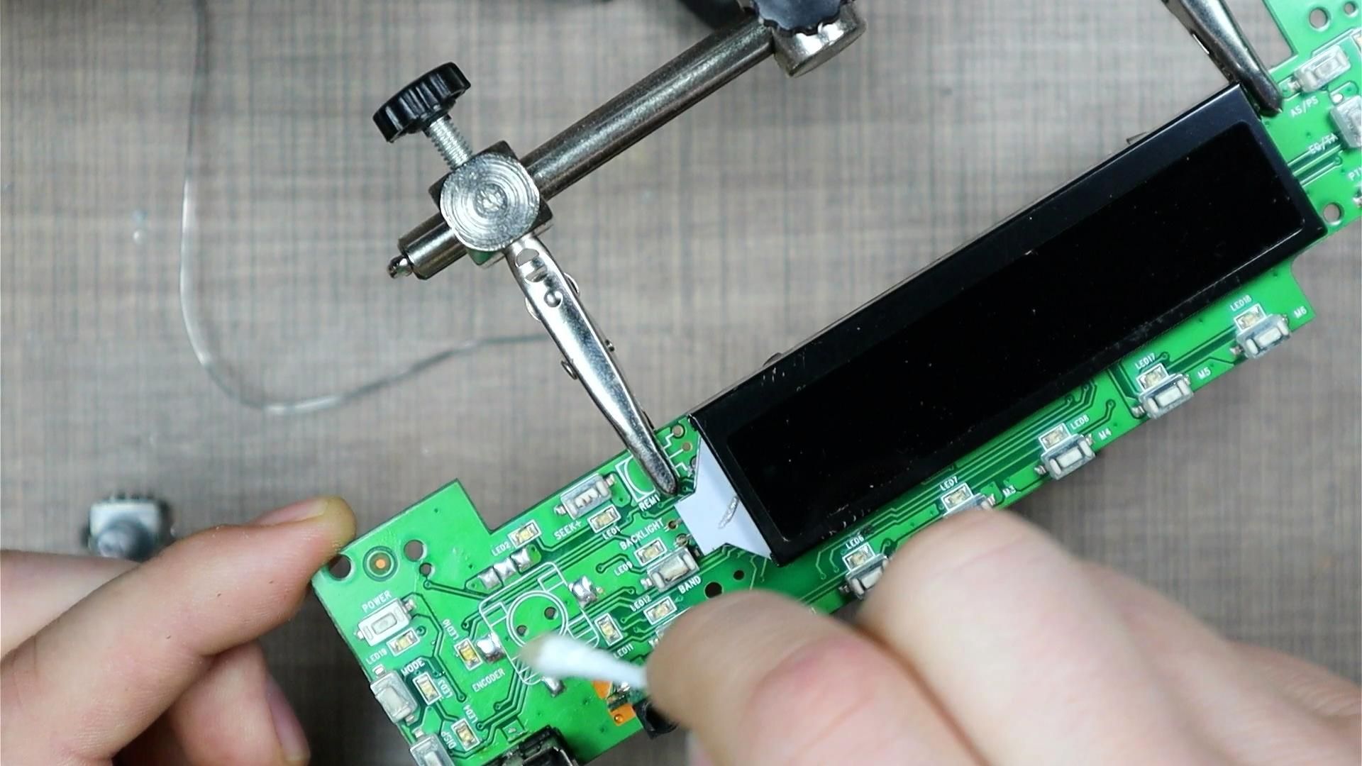 How to Replace the Rotary Encoder on a Car Radio : 5 Steps (with ...