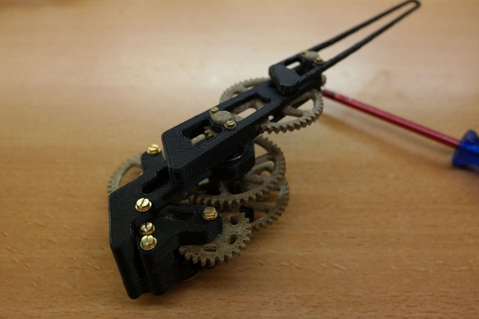 Hand in Hand Skeleton Clock : 11 Steps (with Pictures) - Instructables