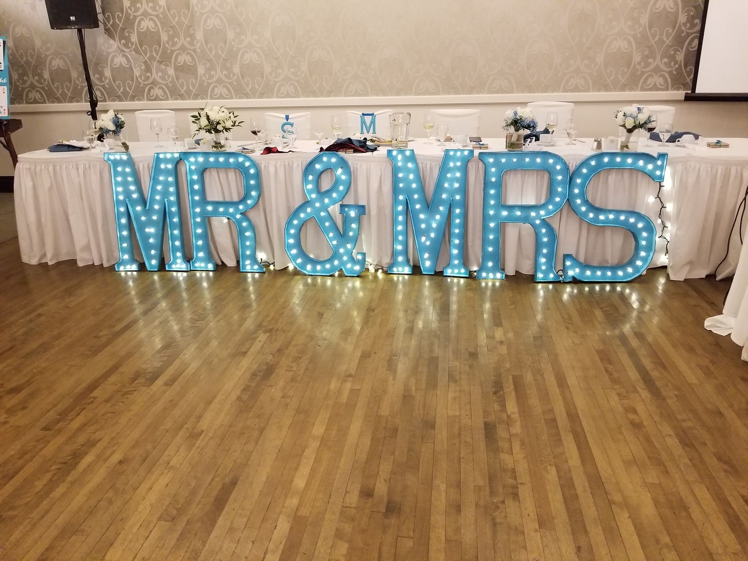 Giant MR & MRS Light-Up Letters for Wedding : 7 Steps (with Pictures ...