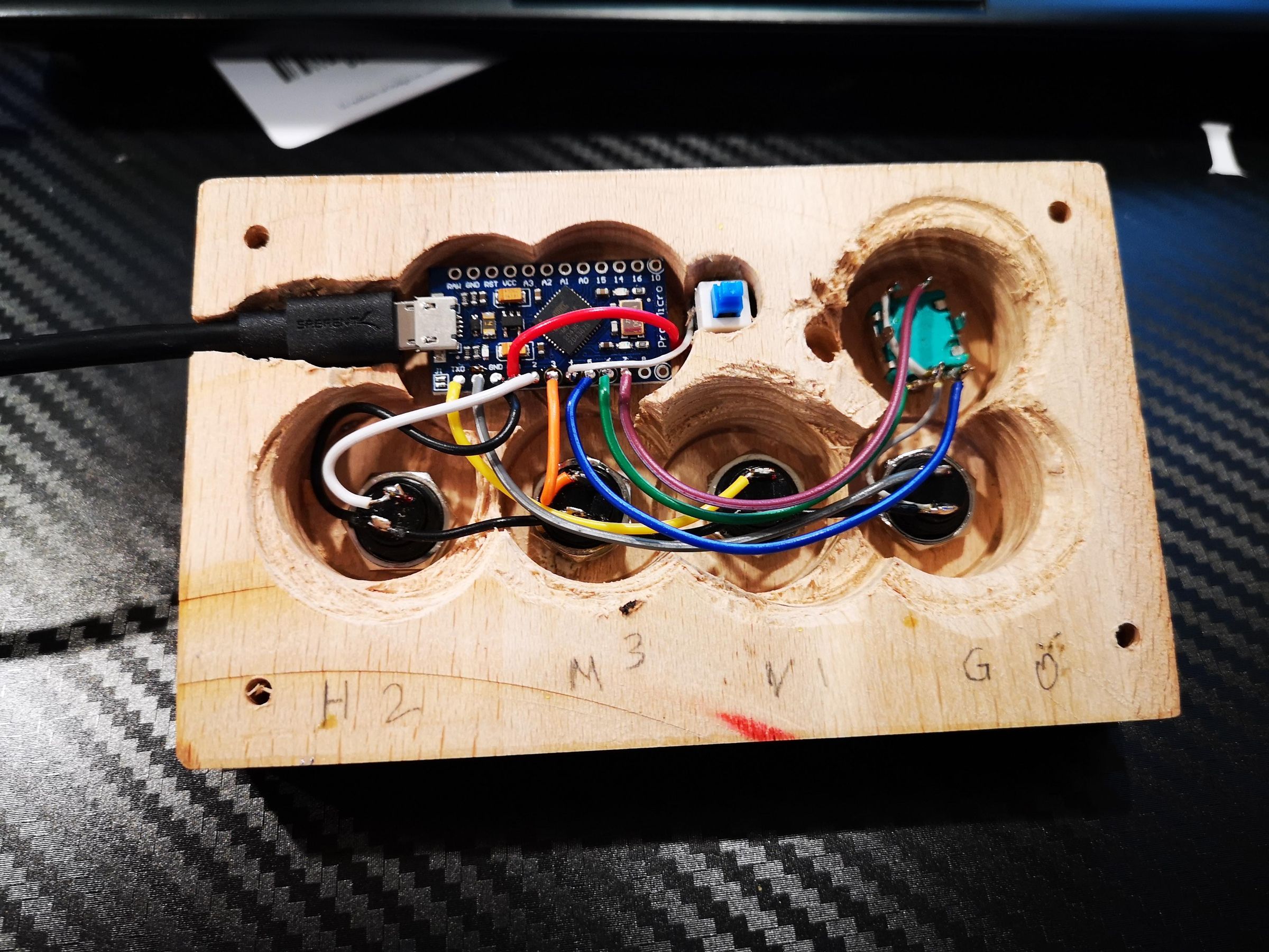 Zoom USB Button Machine : 4 Steps (with Pictures) - Instructables