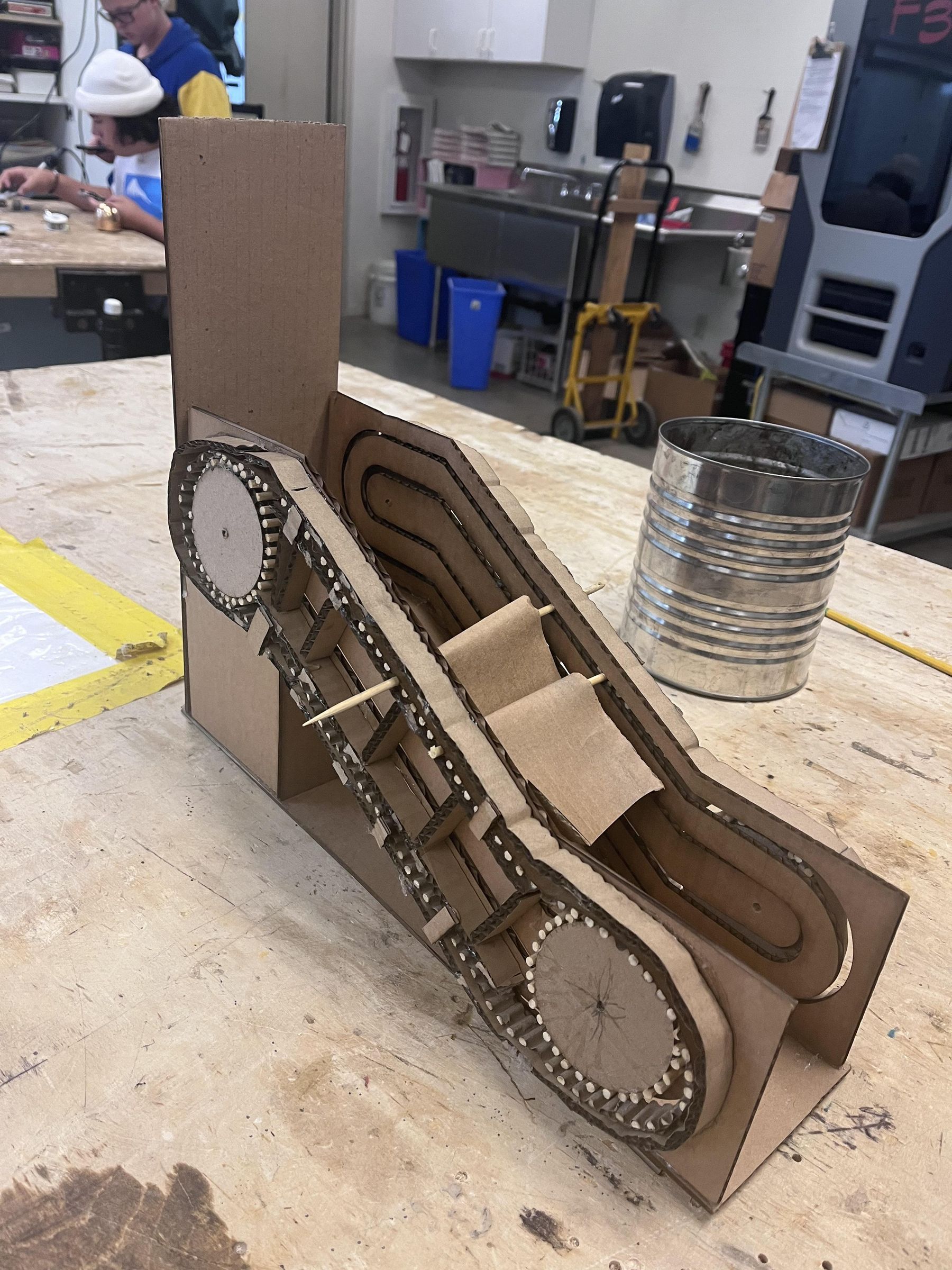Carboard Escalator : 10 Steps - Instructables