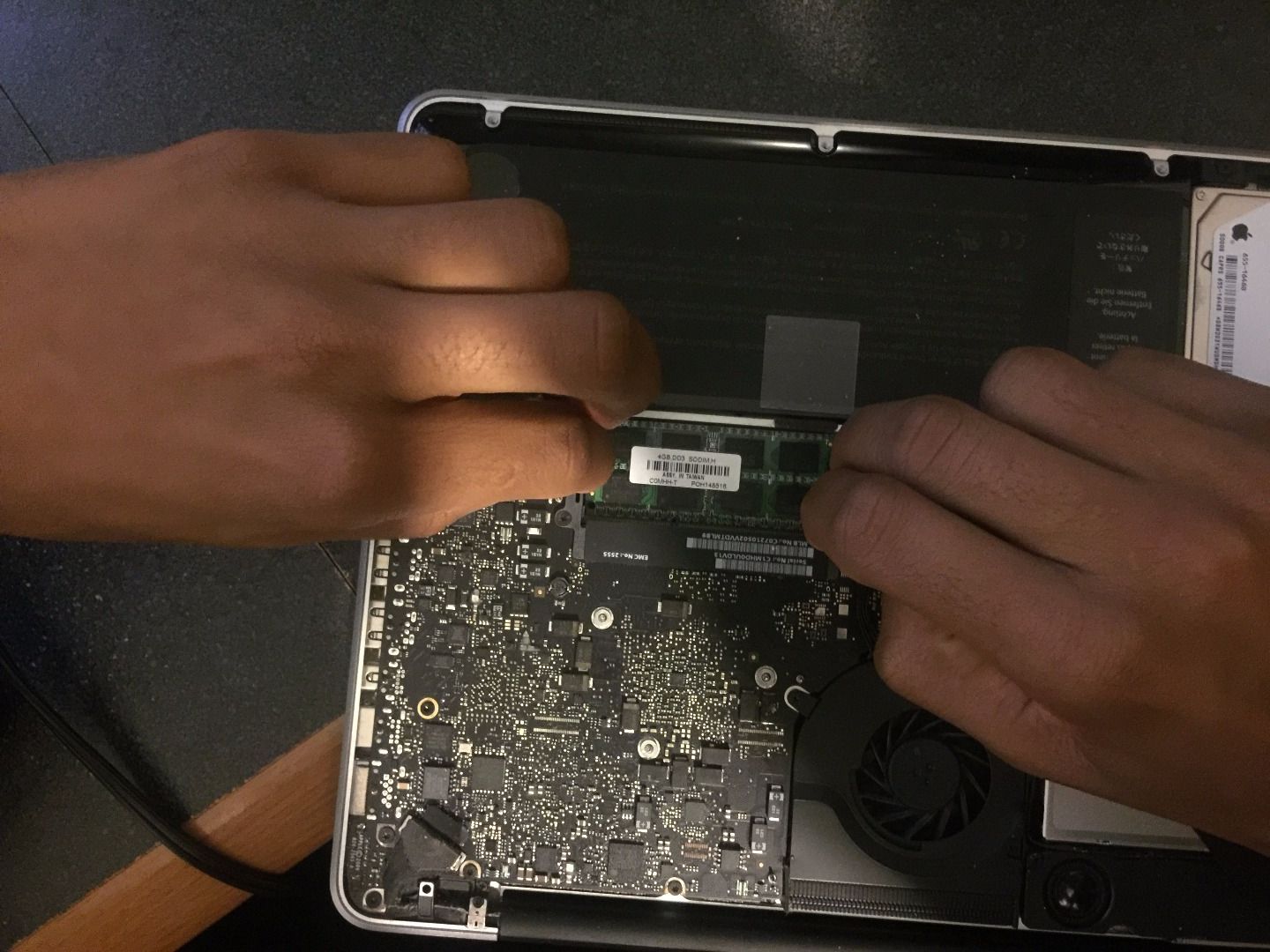 How to Upgrade the RAM Memory in a MacBook Pro (13-inch, Late 2011) : 9 ...