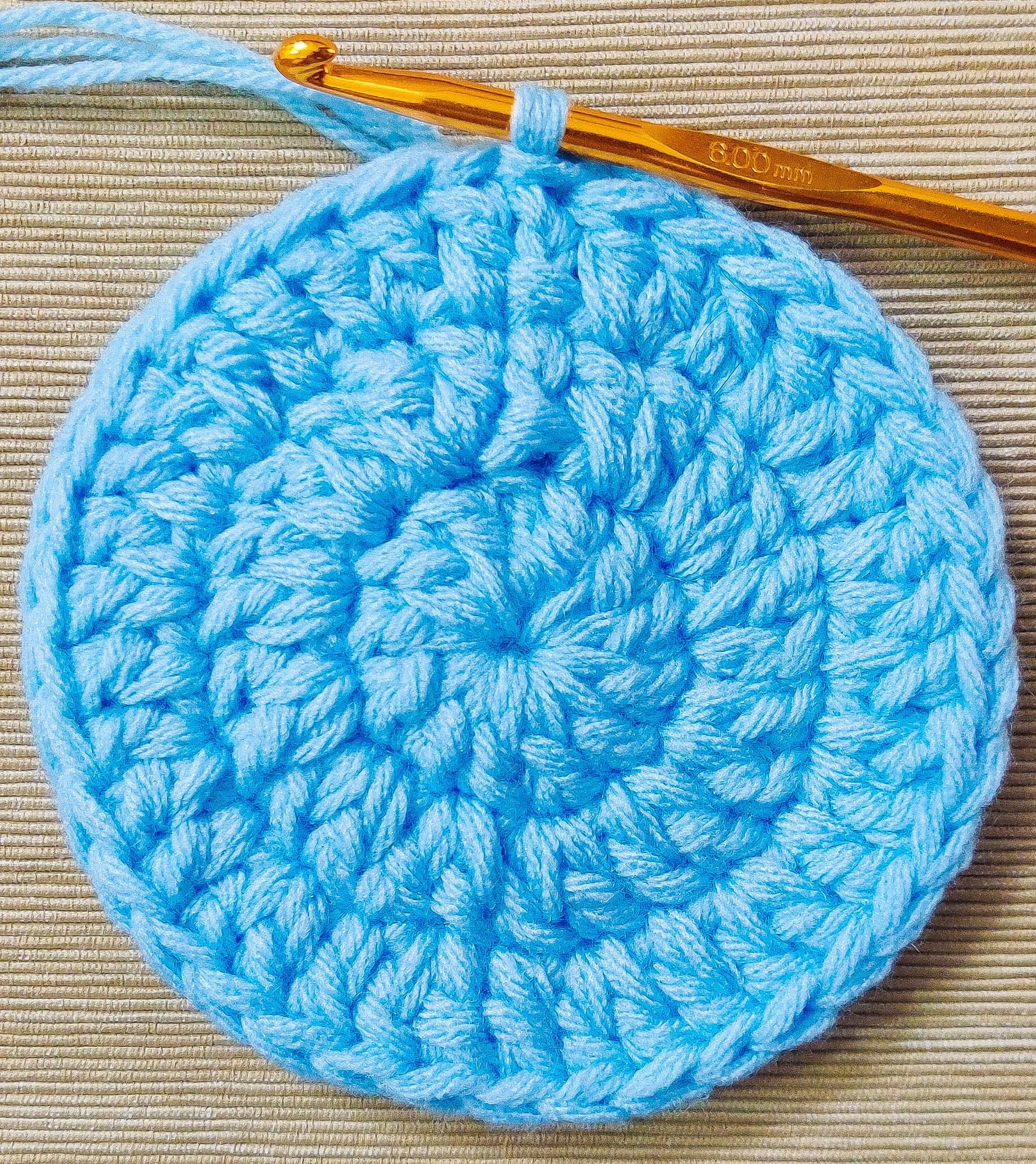 Three Strands Textured Crochet Organizer Baskets : 11 Steps (with ...
