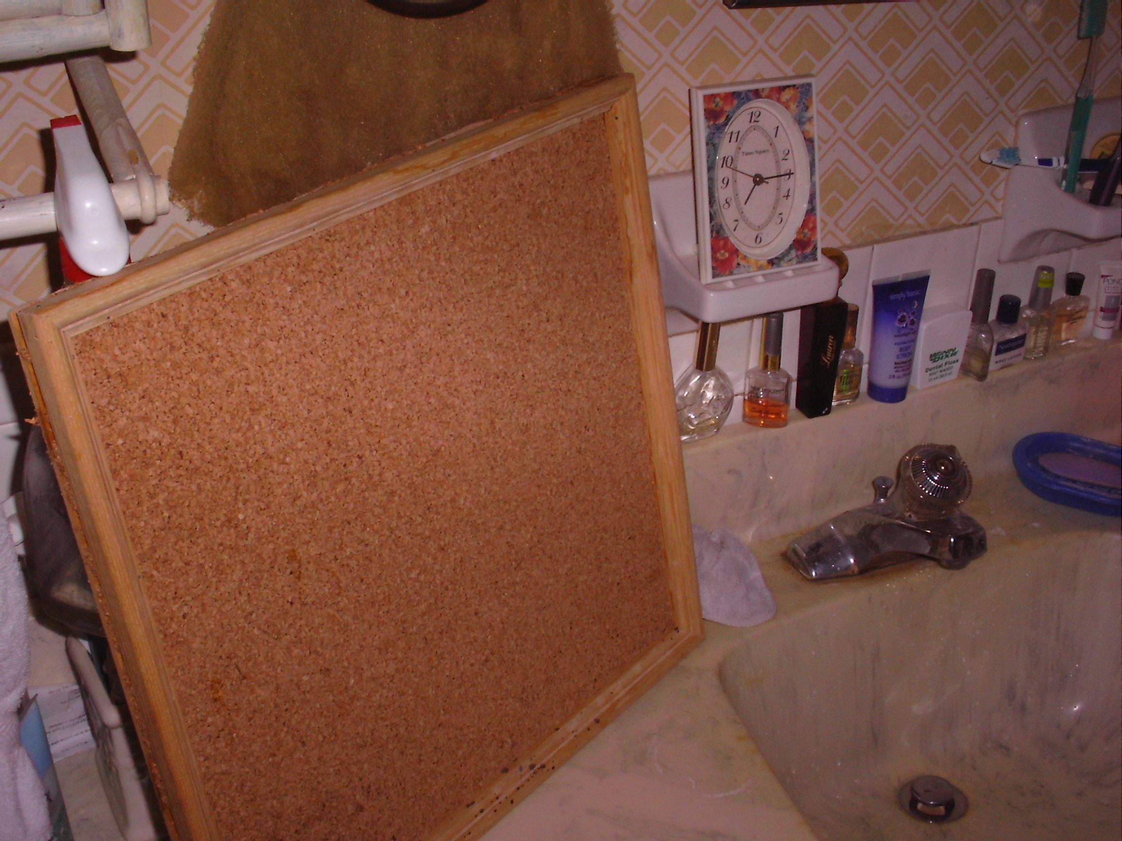 CorkBoard / Bulliten Board (How to Make) : 8 Steps - Instructables