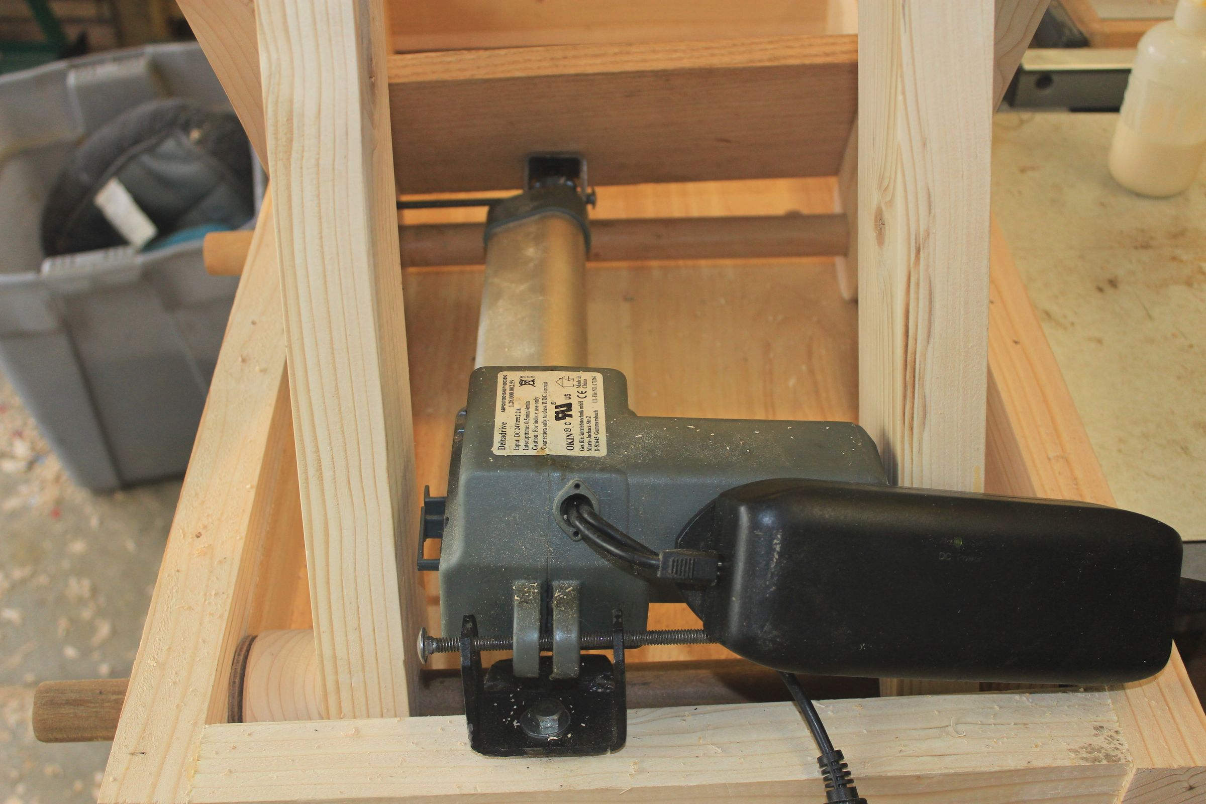 Scissor Bench - Adjustable Height, Motorized Workstation : 9 Steps ...