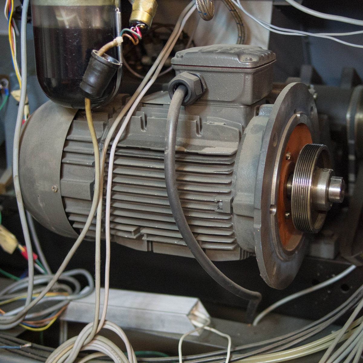 Dynamic Motor Balancing - With Sugru and an IPhone! : 3 Steps (with ...