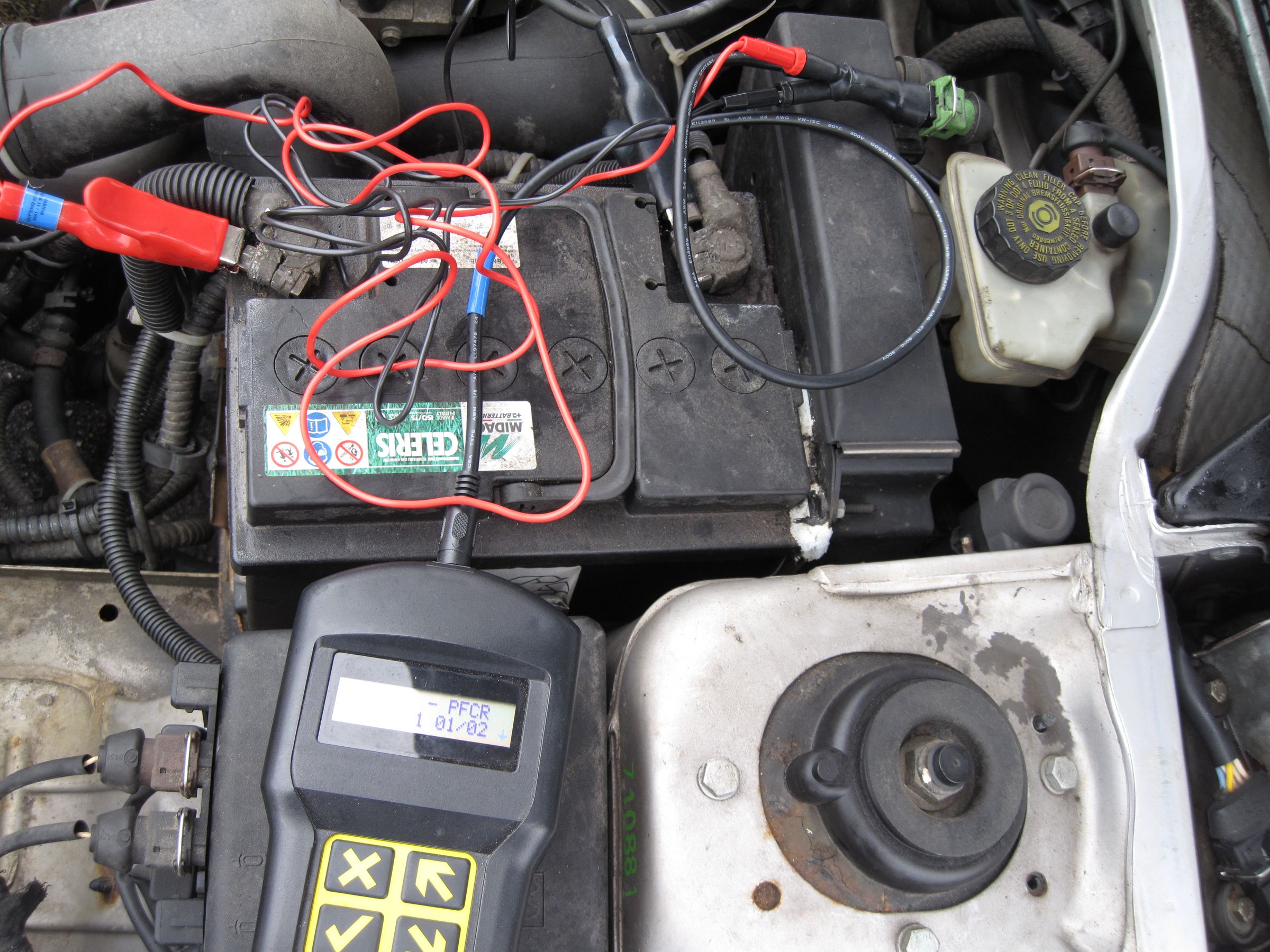 How to Read 1996 Peugeot 306, Pre-OBD2 Fault Codes. 2-pin PSA Connector ...