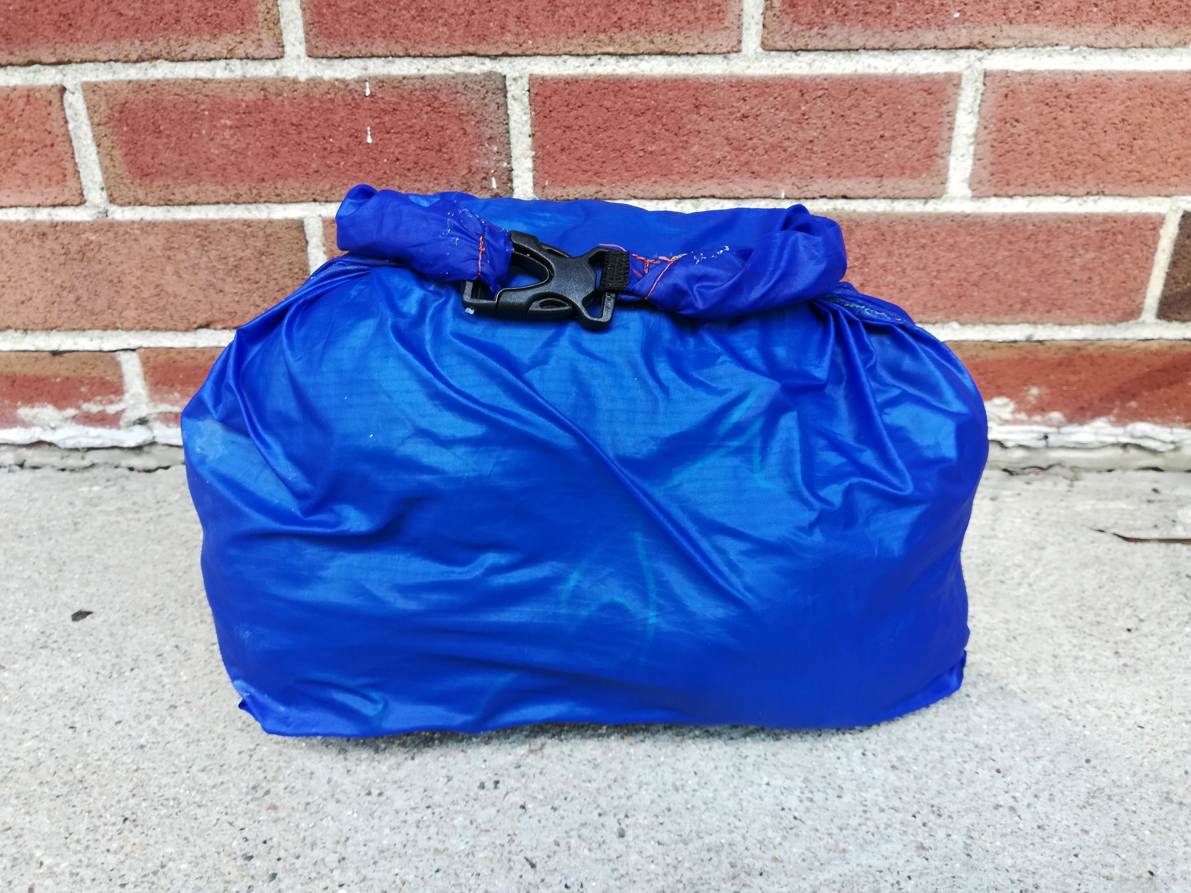 Waterproof Rolltop Stuff Sack : 6 Steps (with Pictures) - Instructables