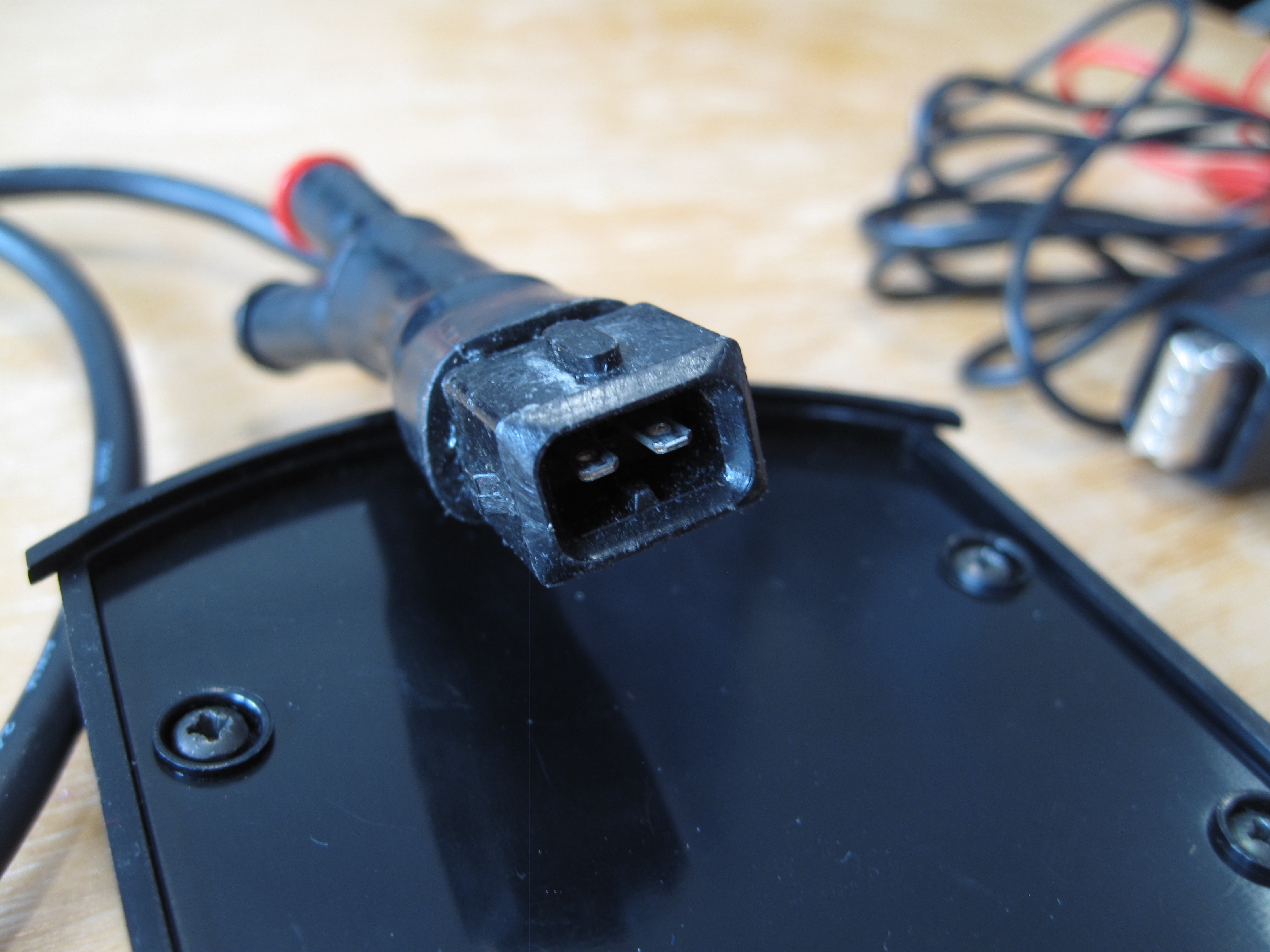 How to Read 1996 Peugeot 306, Pre-OBD2 Fault Codes. 2-pin PSA Connector ...