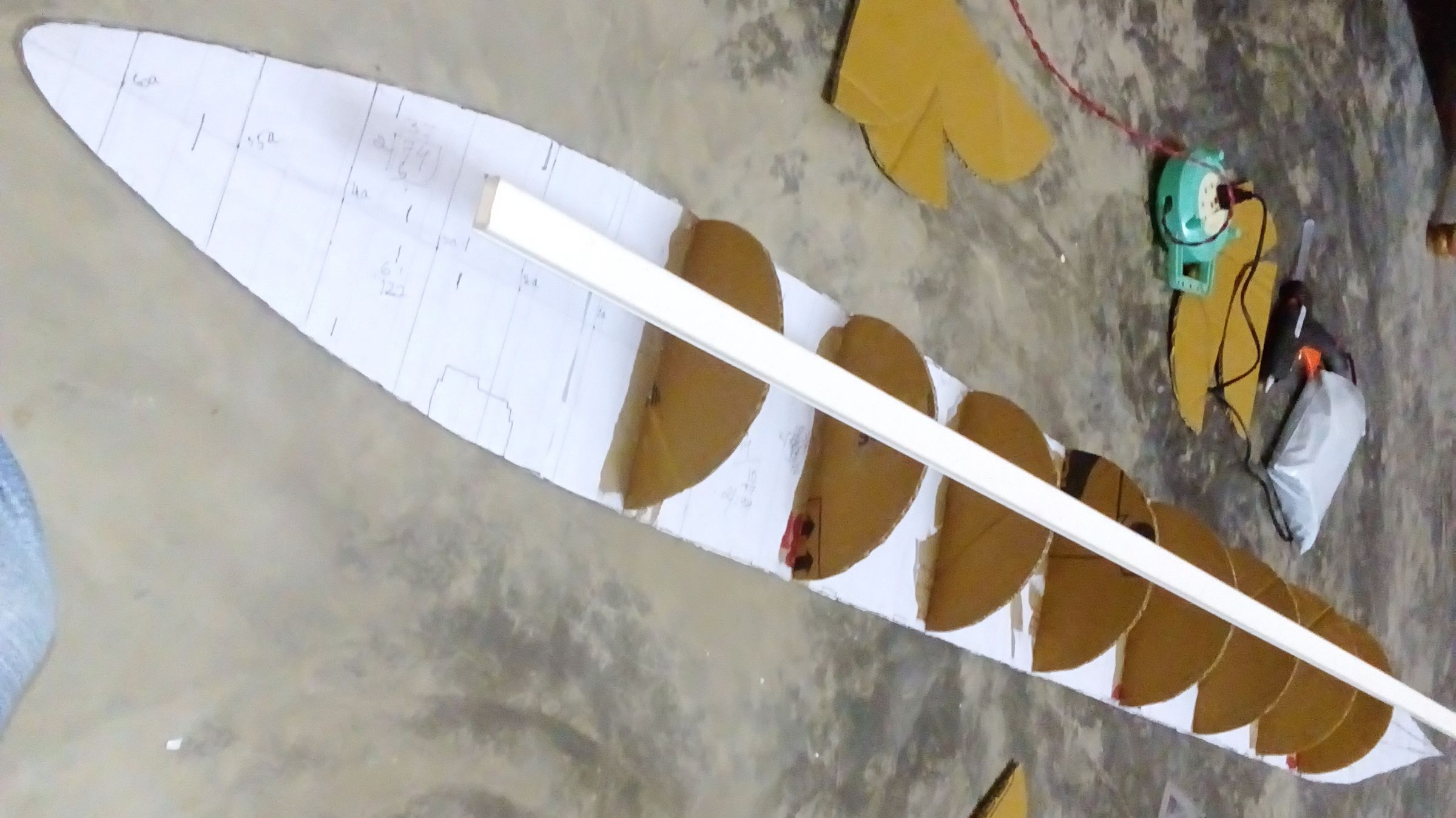 Boeing 737-800 Build Out of CARDBOARD : 9 Steps (with Pictures ...