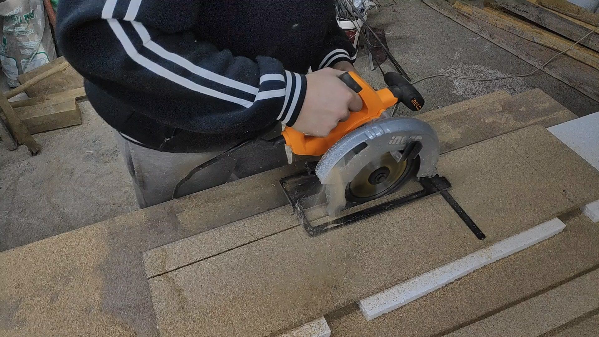 Cutting French Cleat With Circular Saw : 4 Steps - Instructables