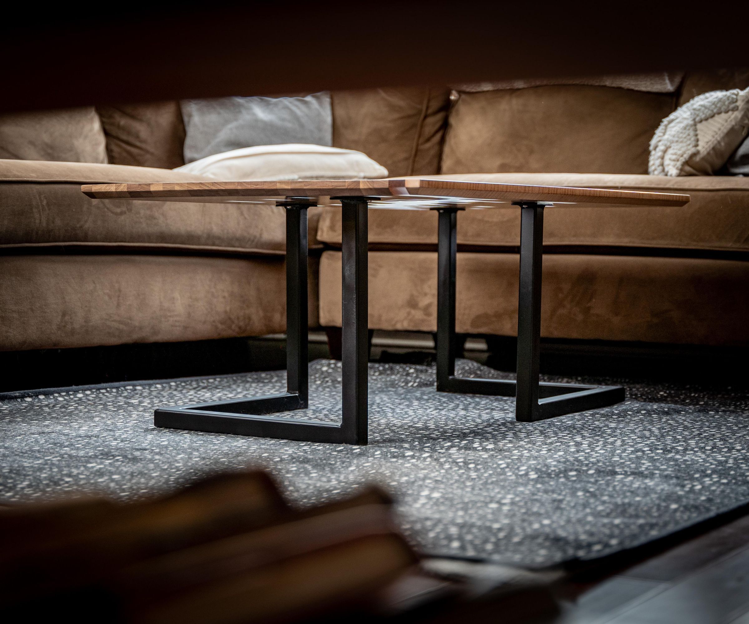 Pixelated Clear Epoxy Table : 20 Steps (with Pictures) - Instructables