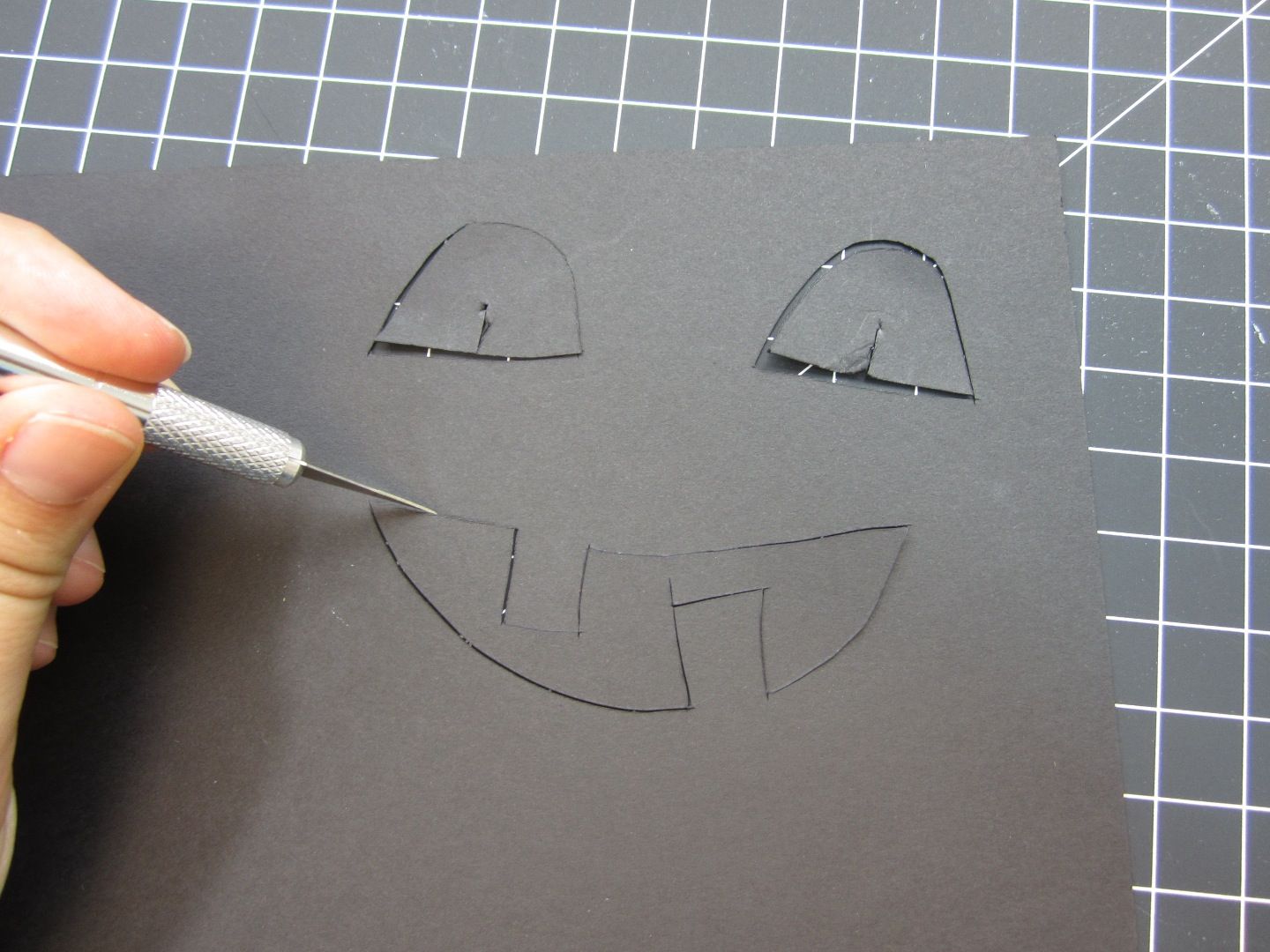 Halloween LED Paper Crafts : 12 Steps (with Pictures) - Instructables