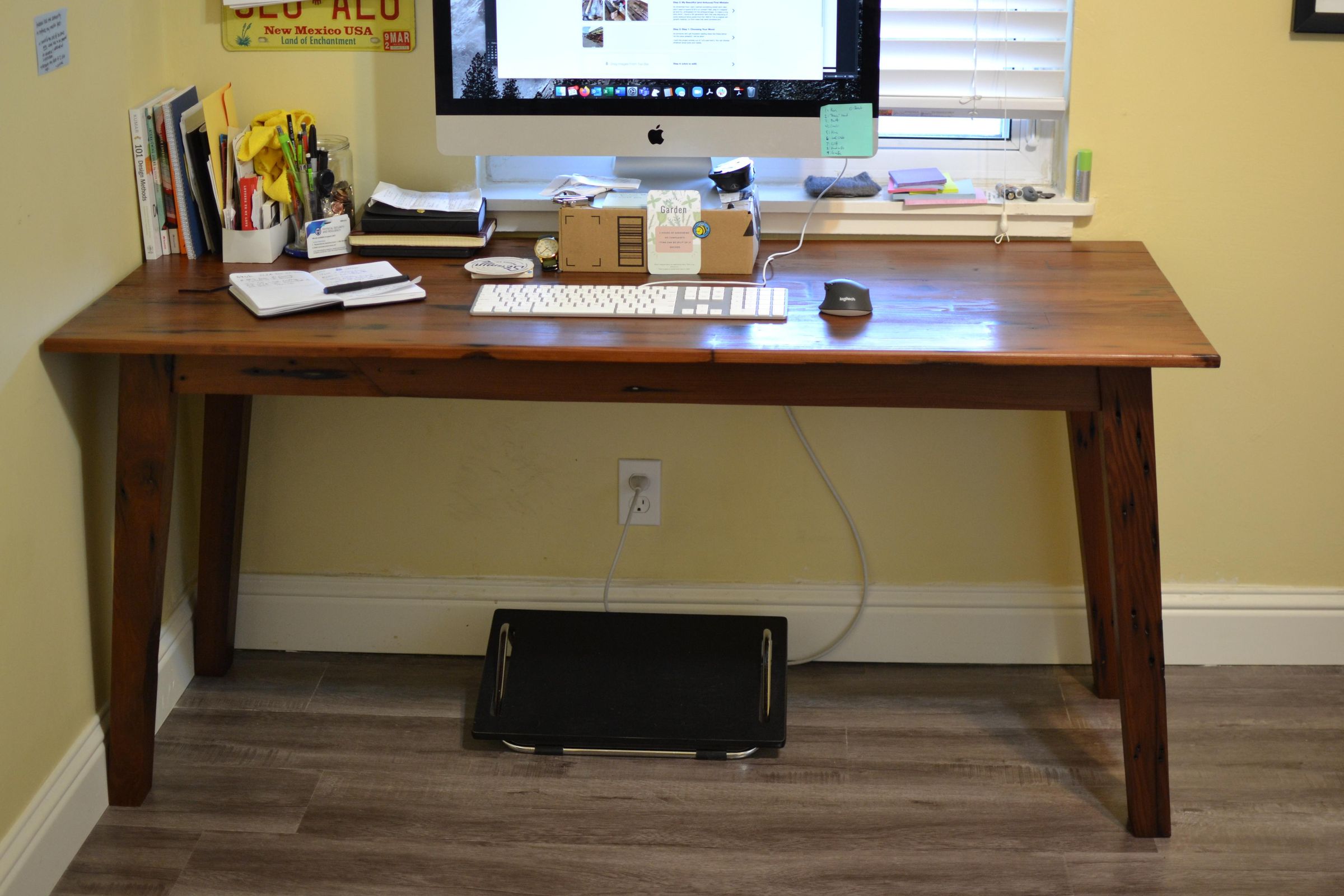 DIY Mid Century Modern Computer Desk With Reclaimed Wood : 16 Steps ...