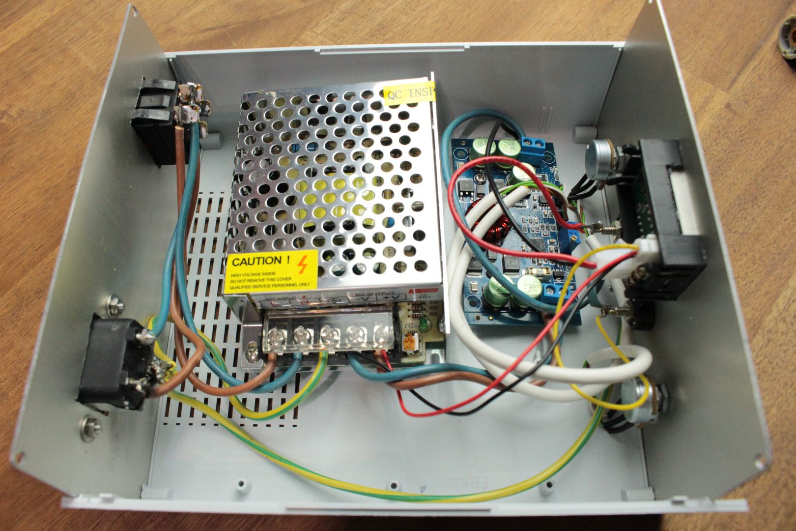 Build Your Own Variable Lab Bench Power Supply : 4 Steps (with Pictures ...