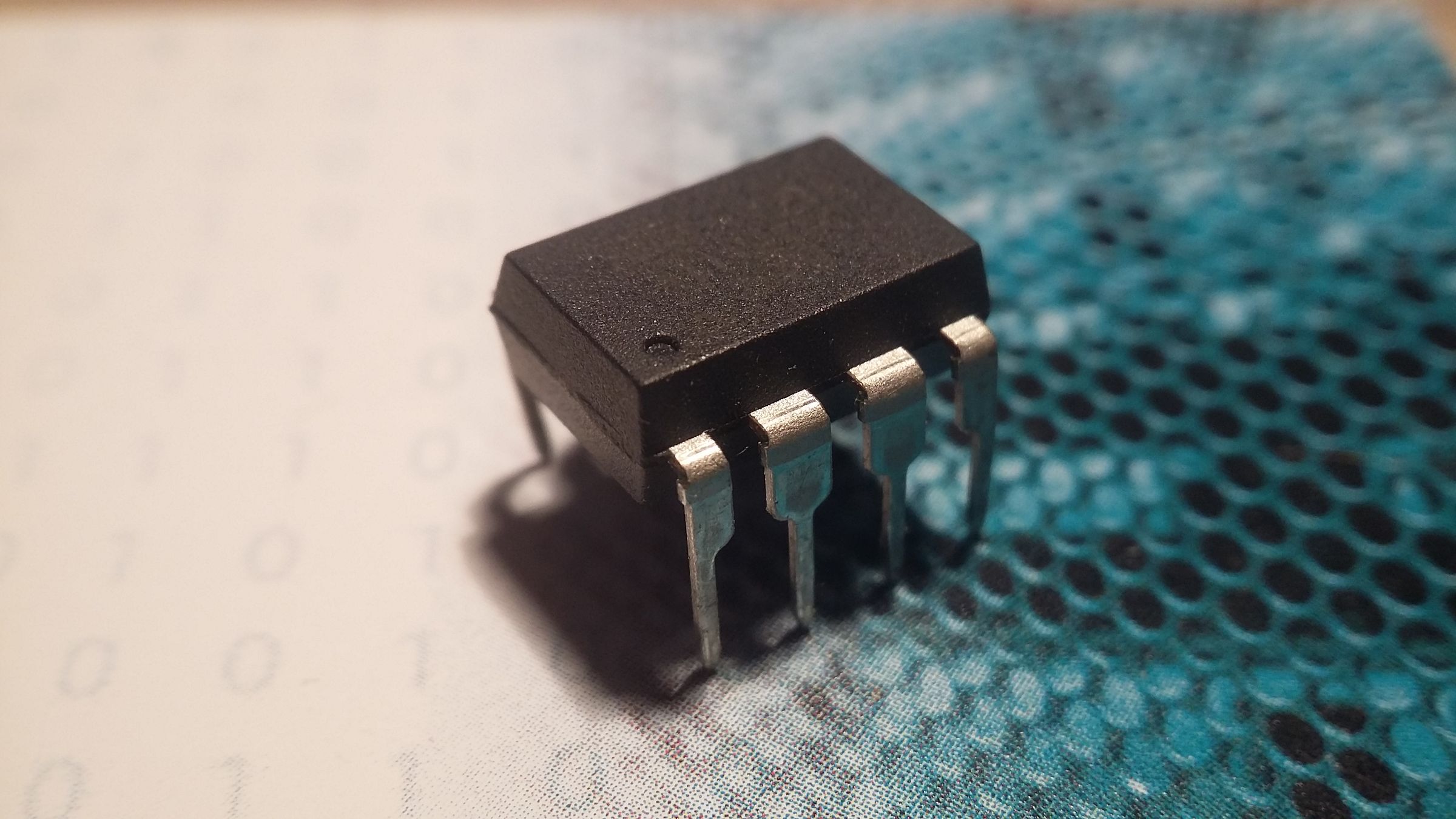 Learn How to Use the ATtiny85 in UNDER 4 Minutes! : 8 Steps - Instructables