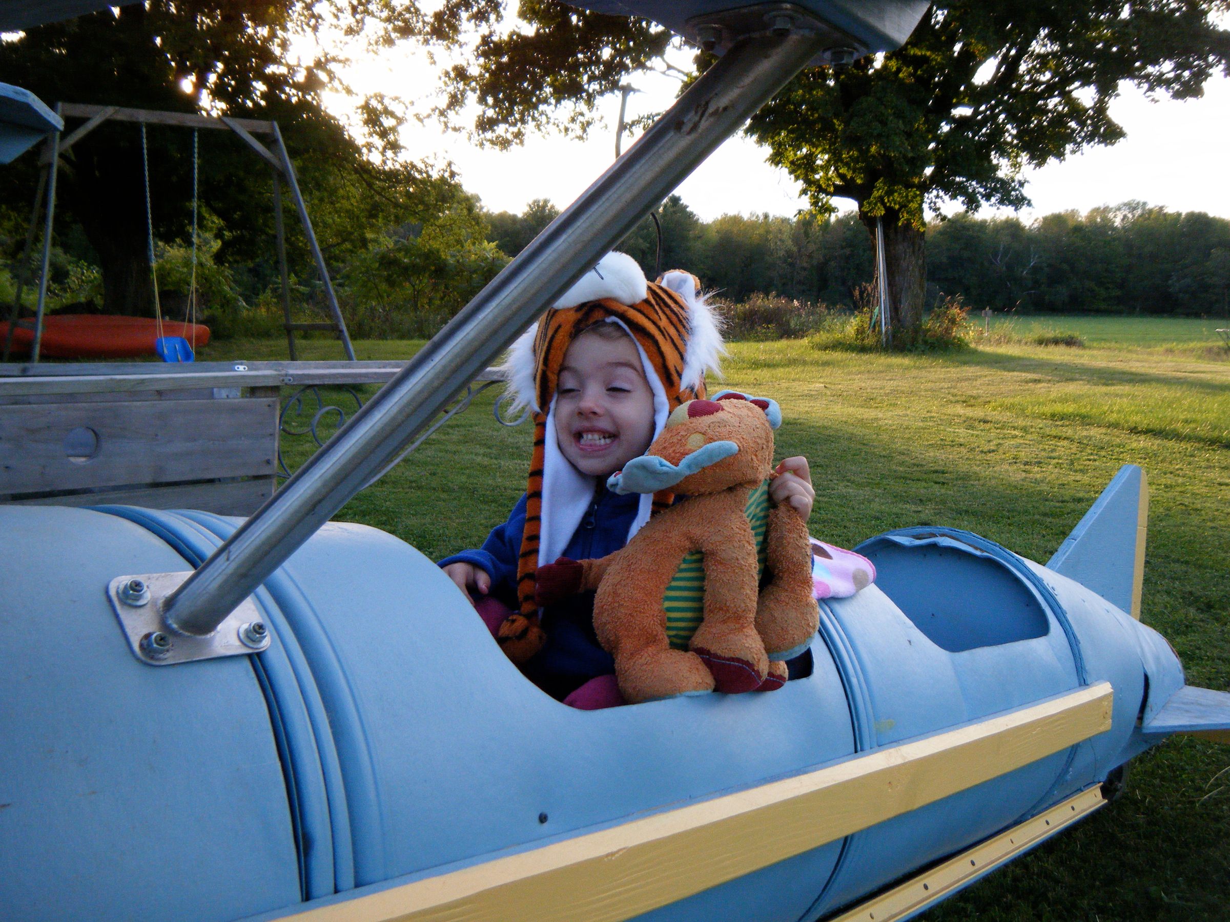 Cardboard Barrel Biplane. the Flyin' Lion : 23 Steps (with Pictures ...