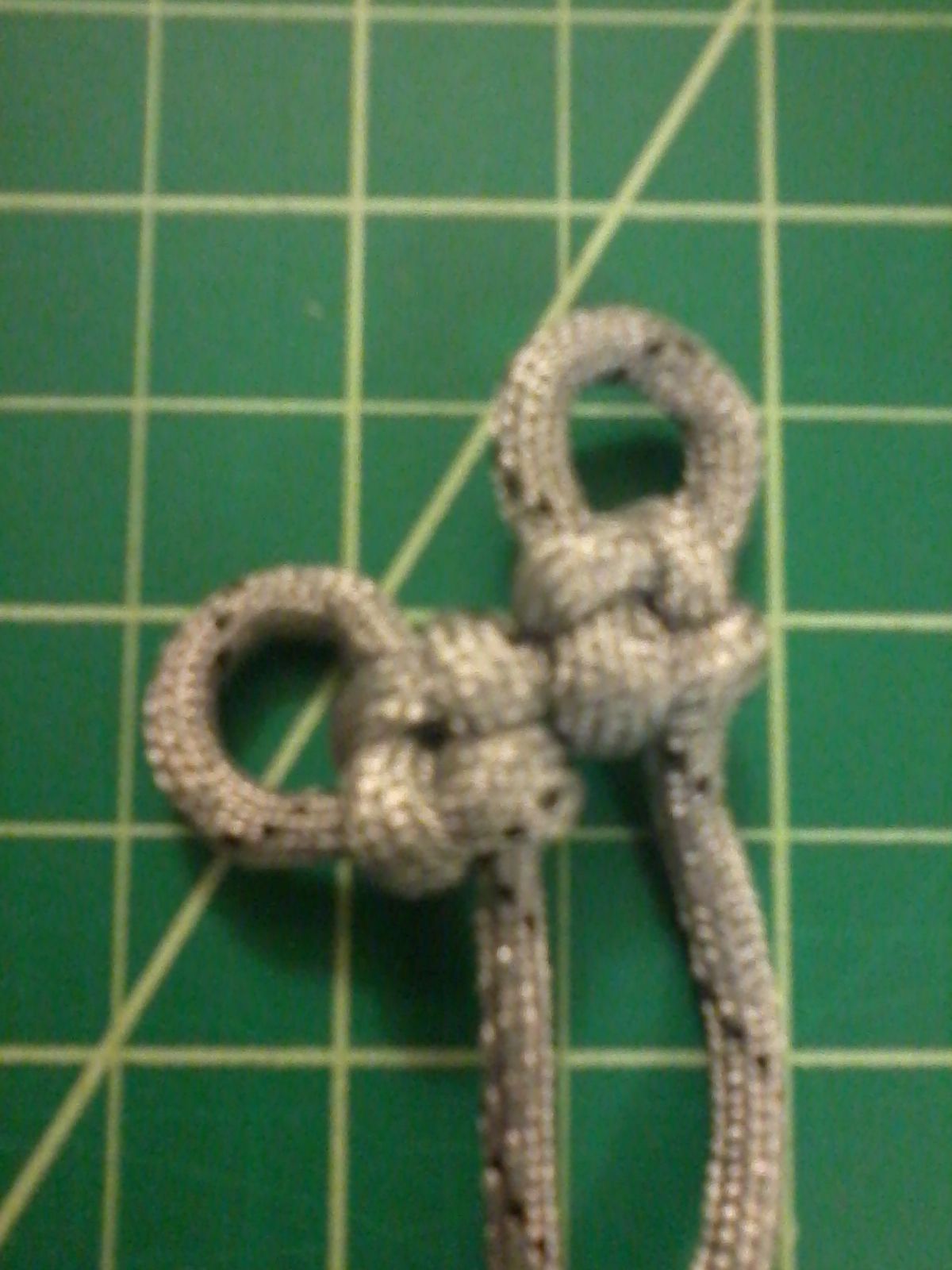 Paracord Cross-Knot Cross : 12 Steps - Instructables