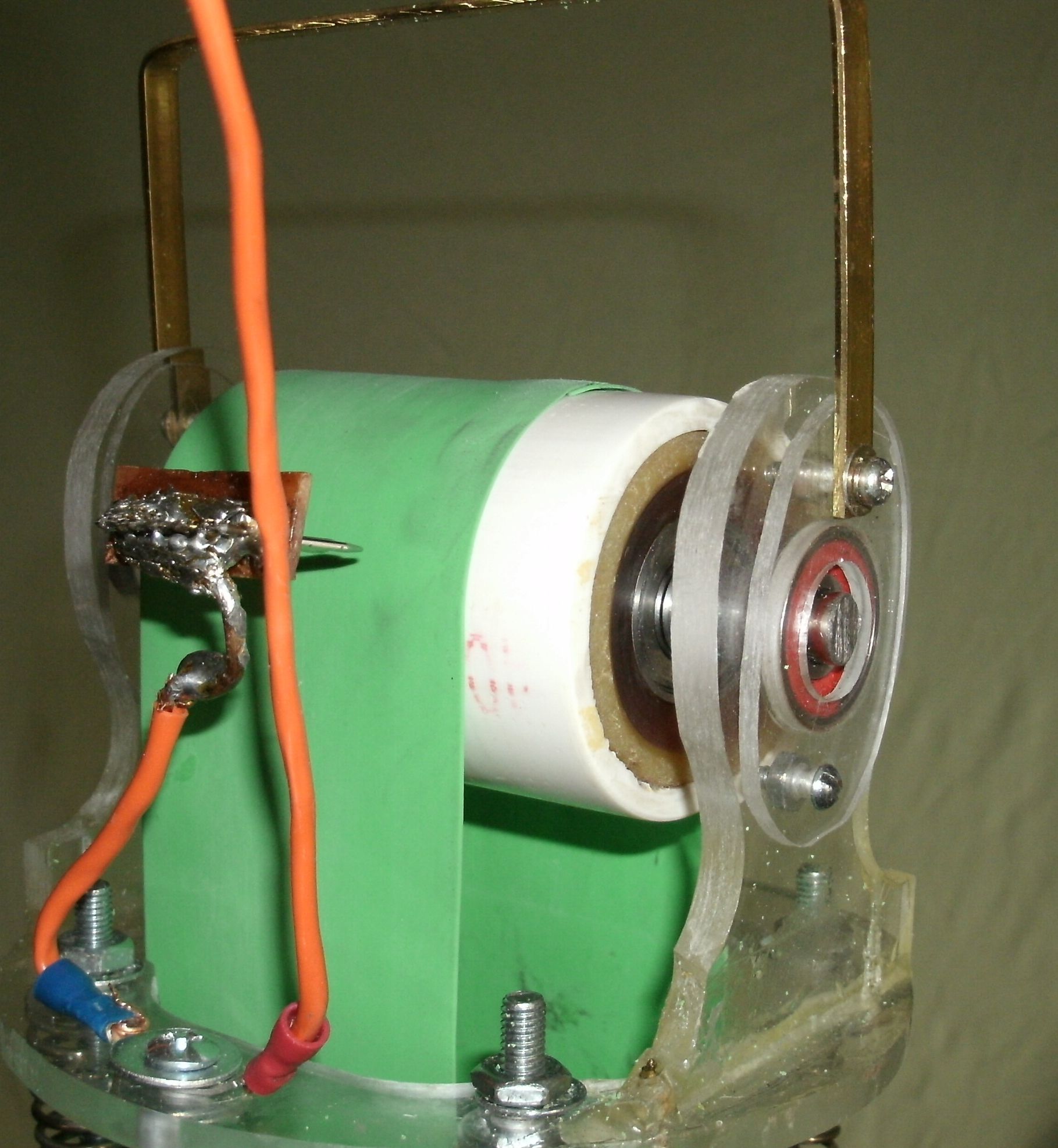 Homemade Van De Graaff Generator : 9 Steps - Instructables