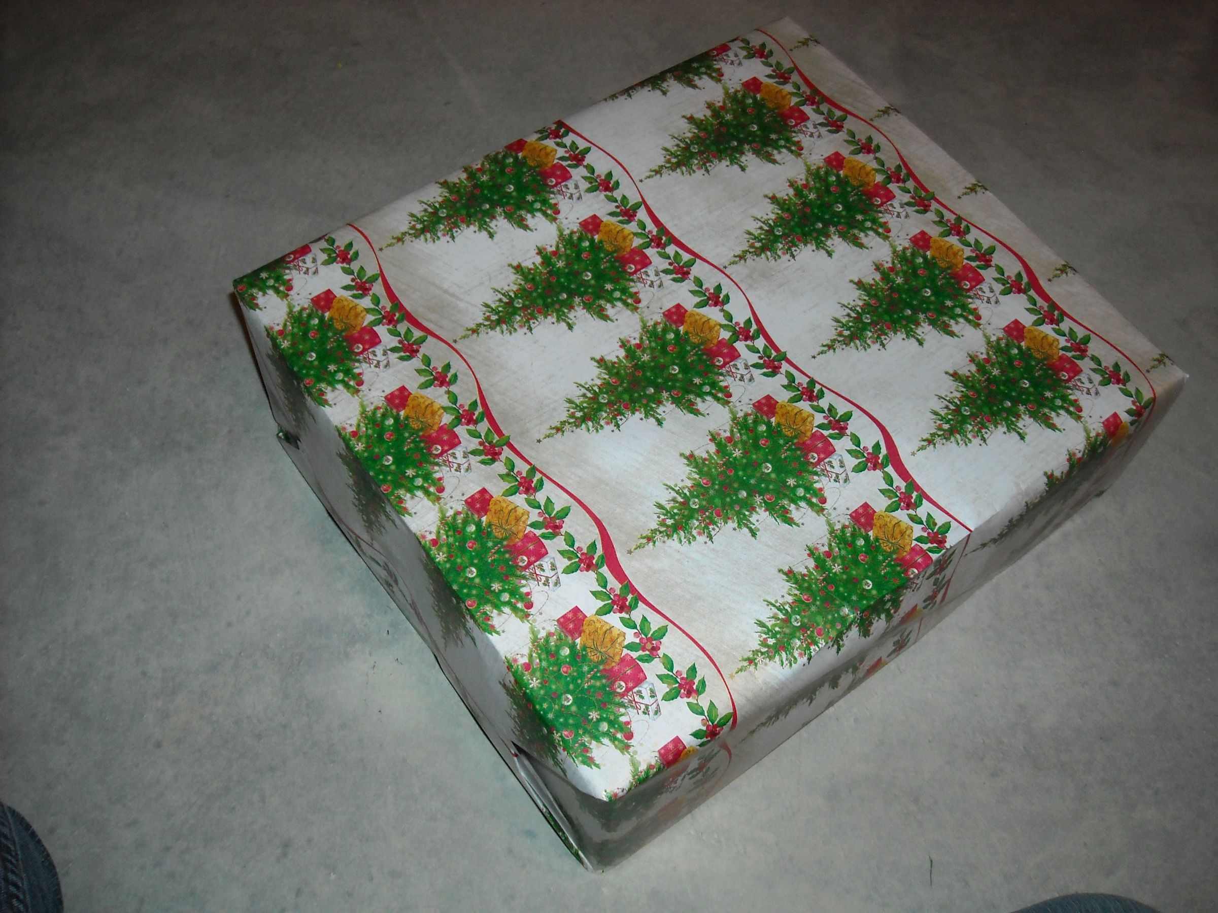 How to Wrap a Rectangular Gift : 8 Steps - Instructables