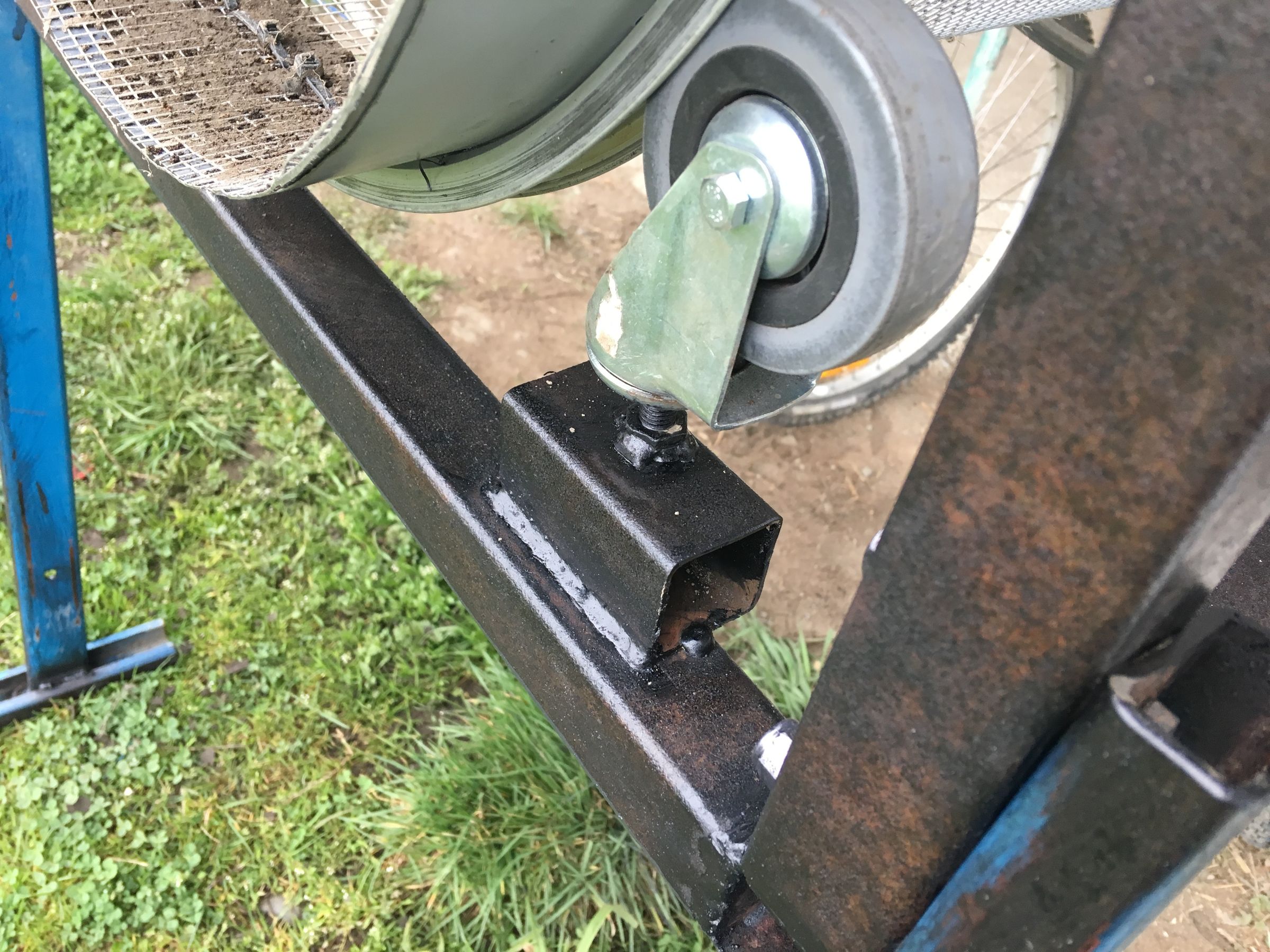 Building a Soil Sifter / Rotary Trommel : 7 Steps (with Pictures ...