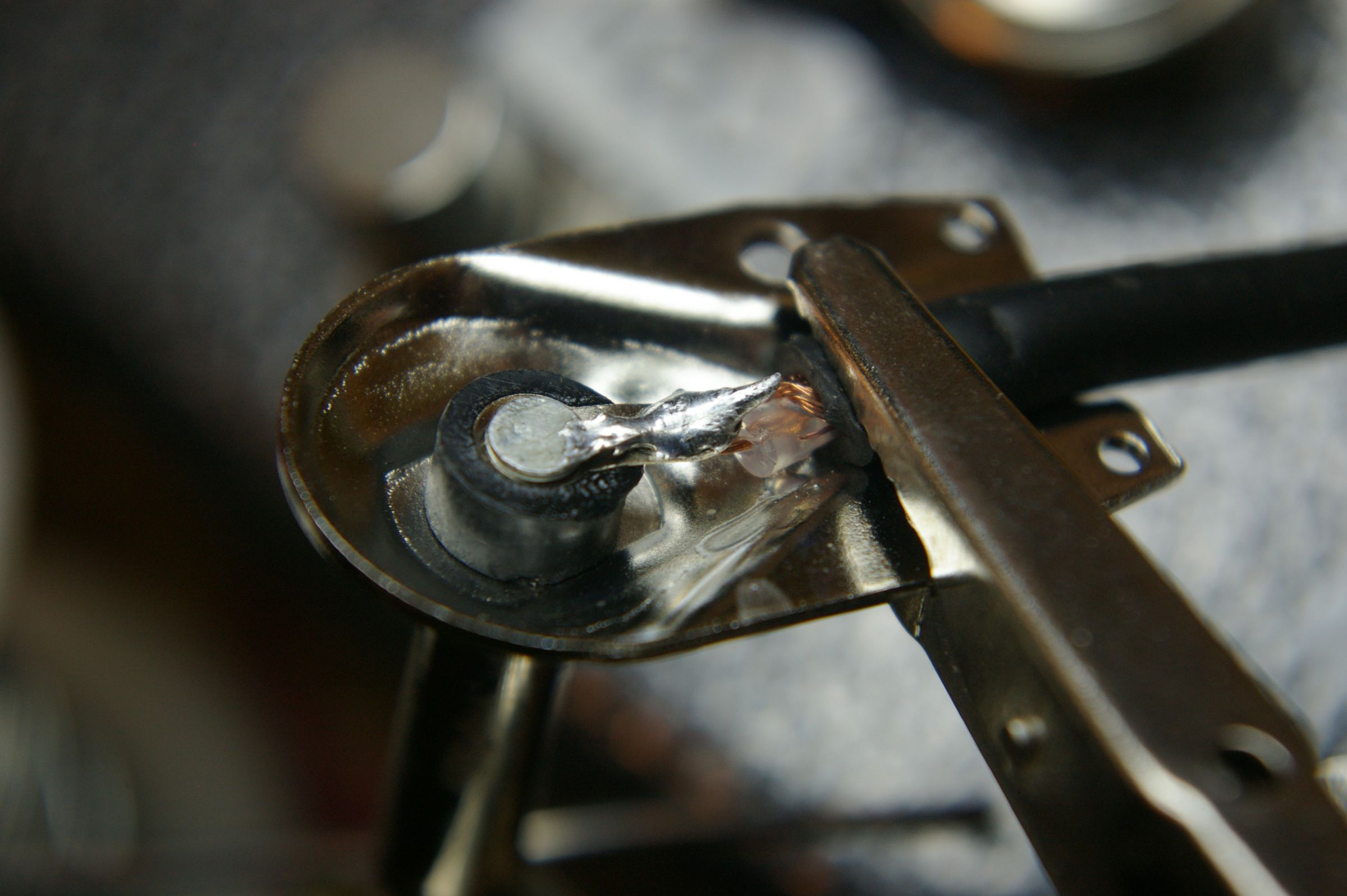 How to Fix, Repair or Make a 1/4" Inch Guitar Cable : 8 Steps ...