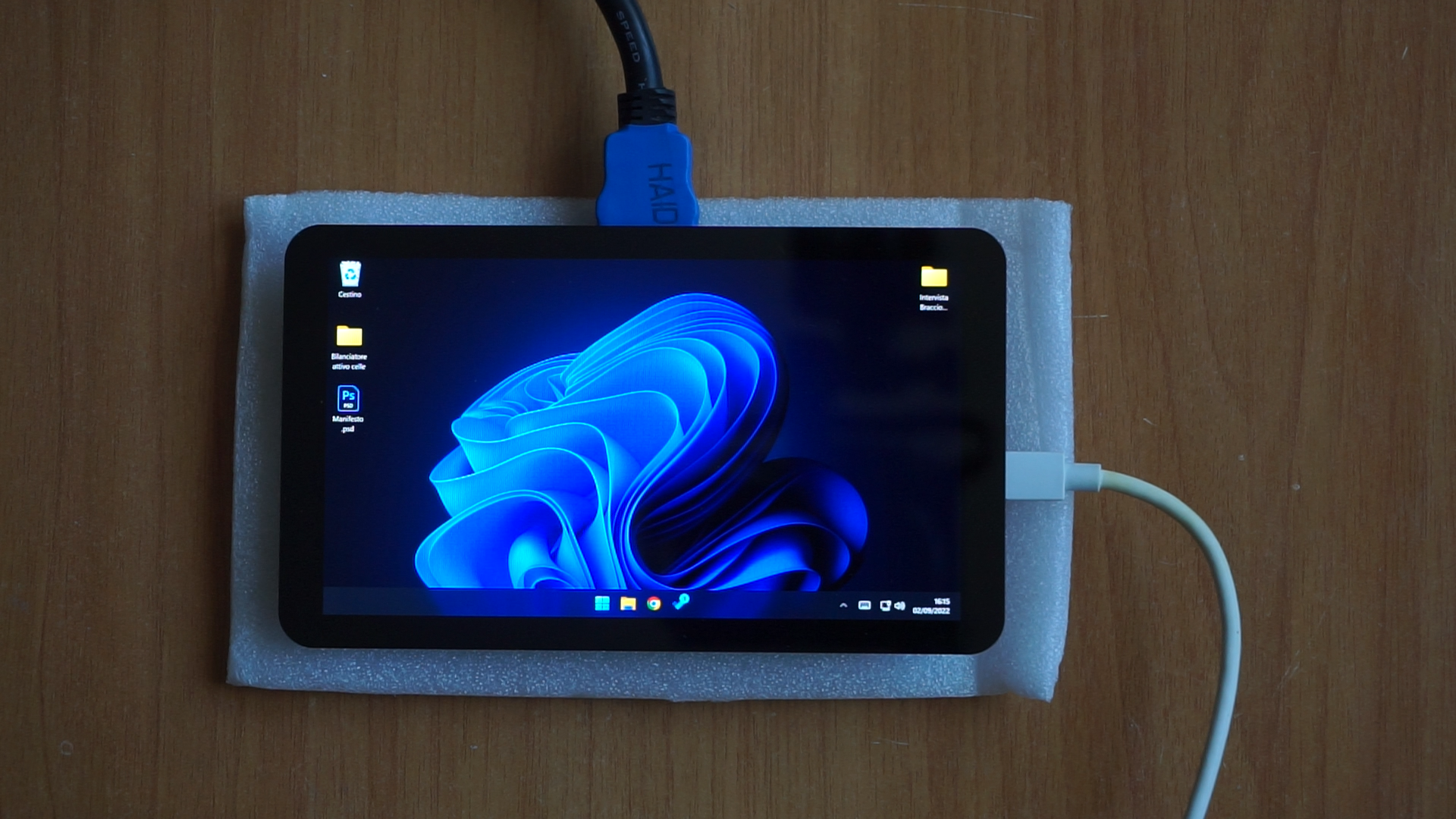 The Best Mini OLED Display I've Ever Tried! - DF Robot 5.5 'HDMI OLED ...