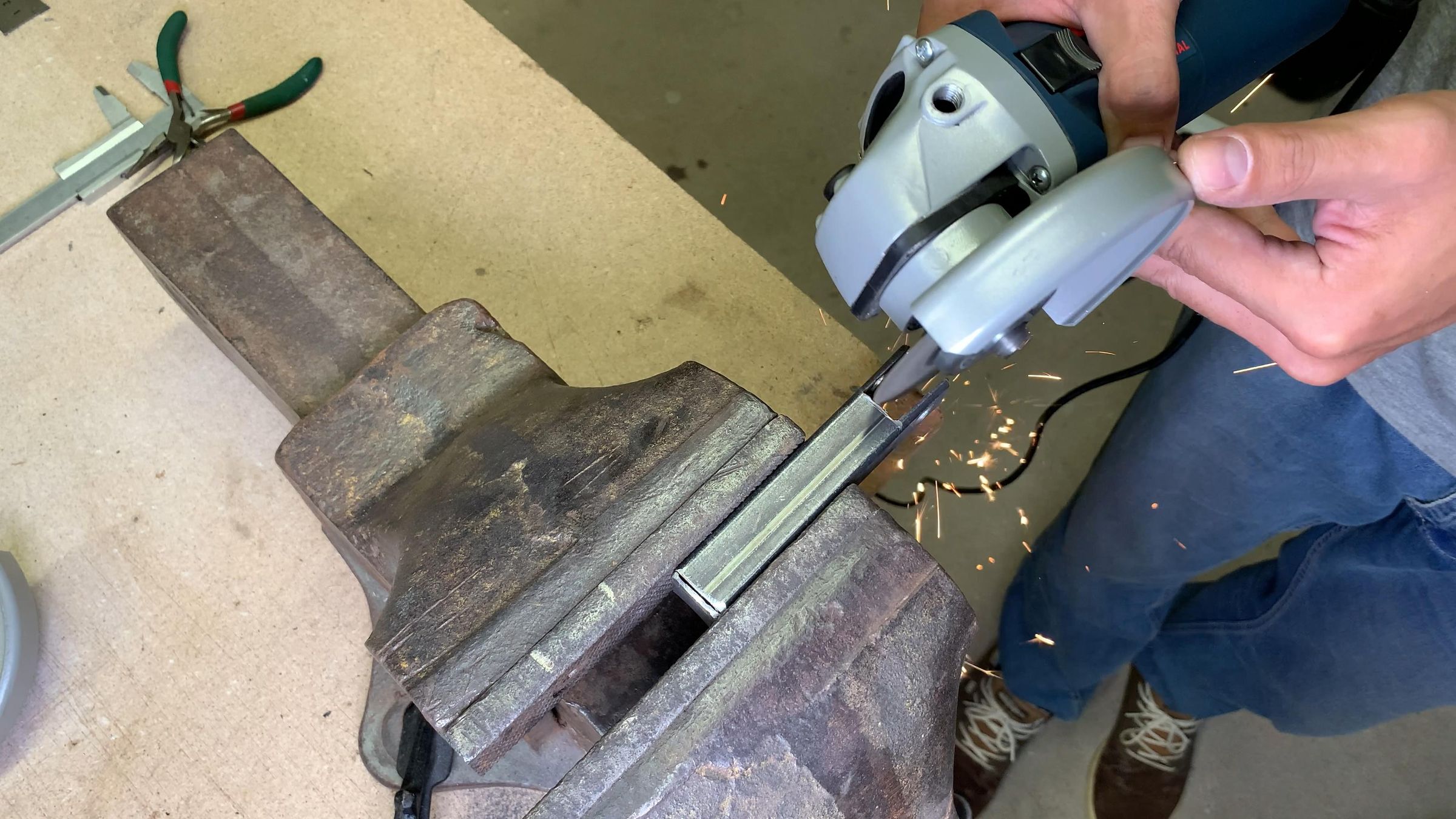 A Power File From an Angle Grinder : 15 Steps (with Pictures ...