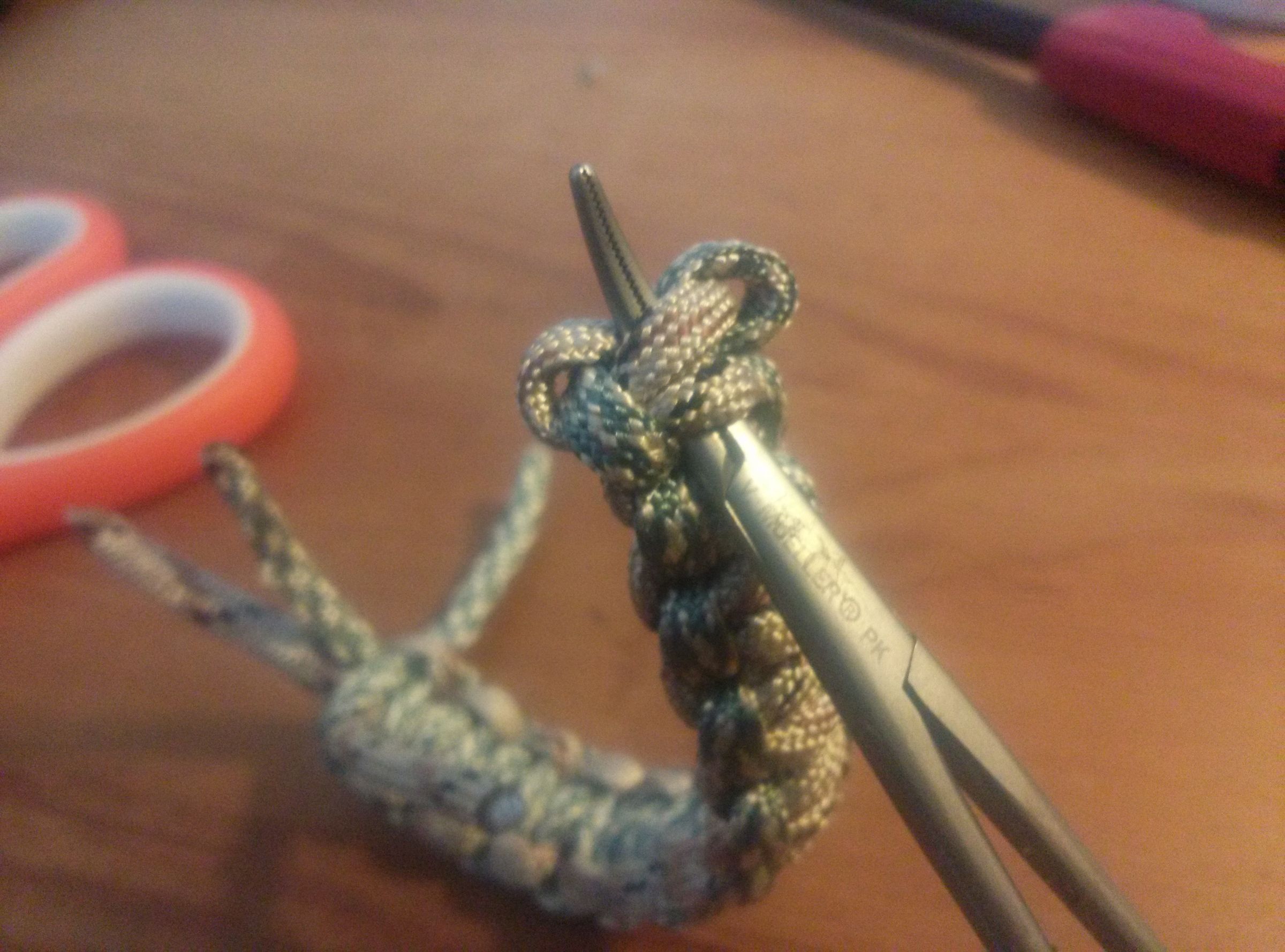Paracord Neckerchief Slide : 6 Steps - Instructables