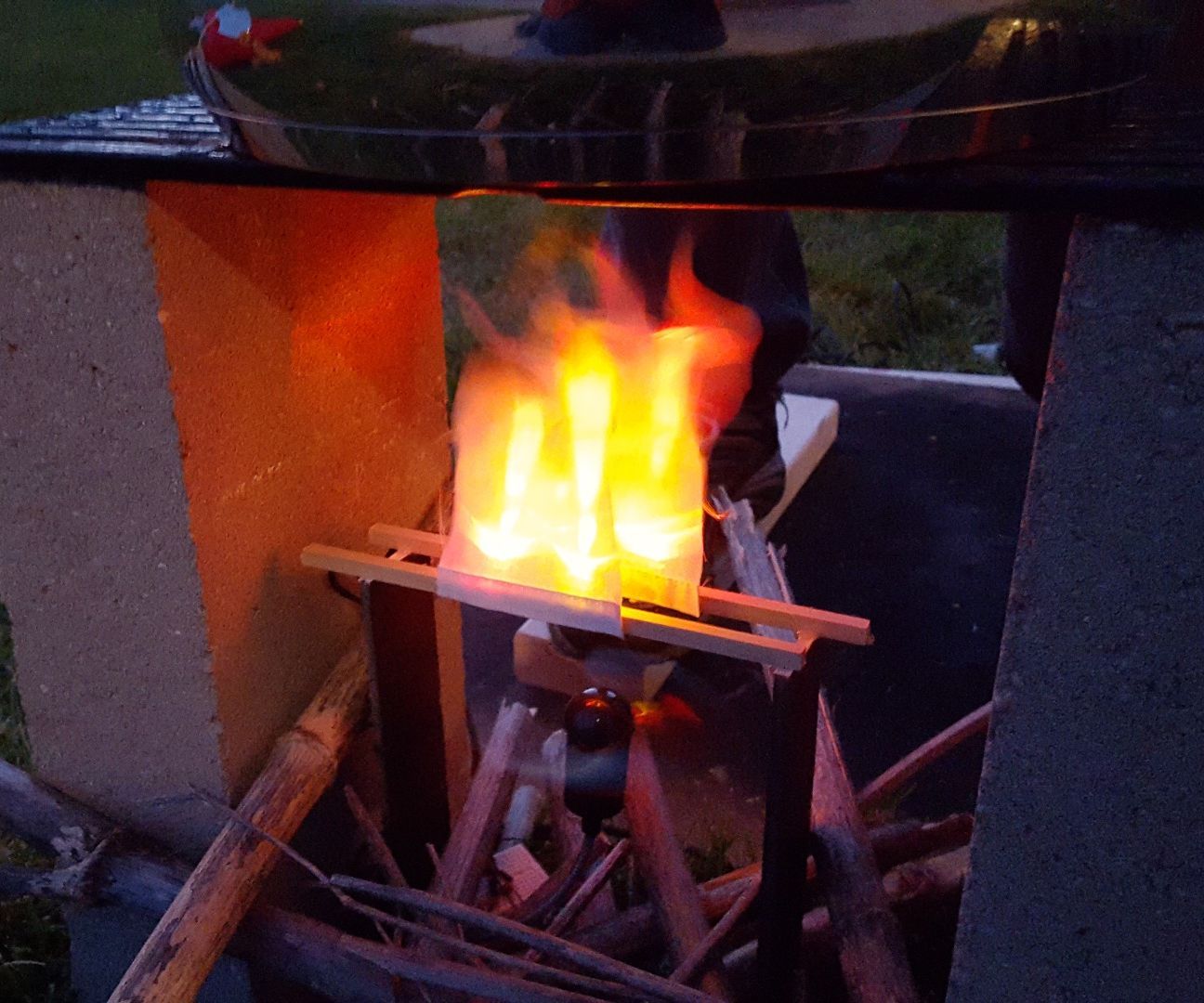 Halloween Fake Fire : 4 Steps (with Pictures) - Instructables