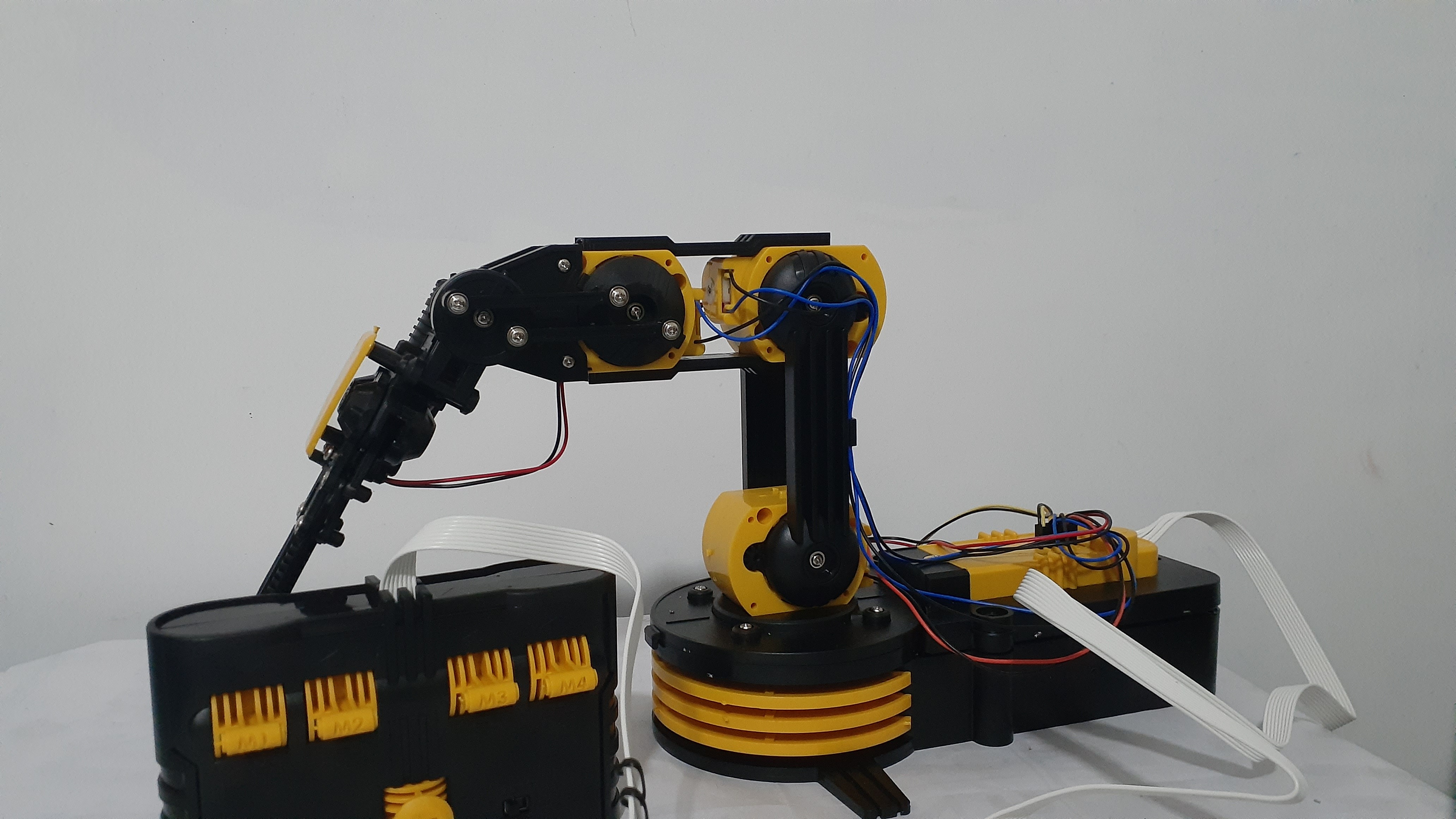 Bluetooth Robot Arm Using Single Motor Driver : 3 Steps - Instructables