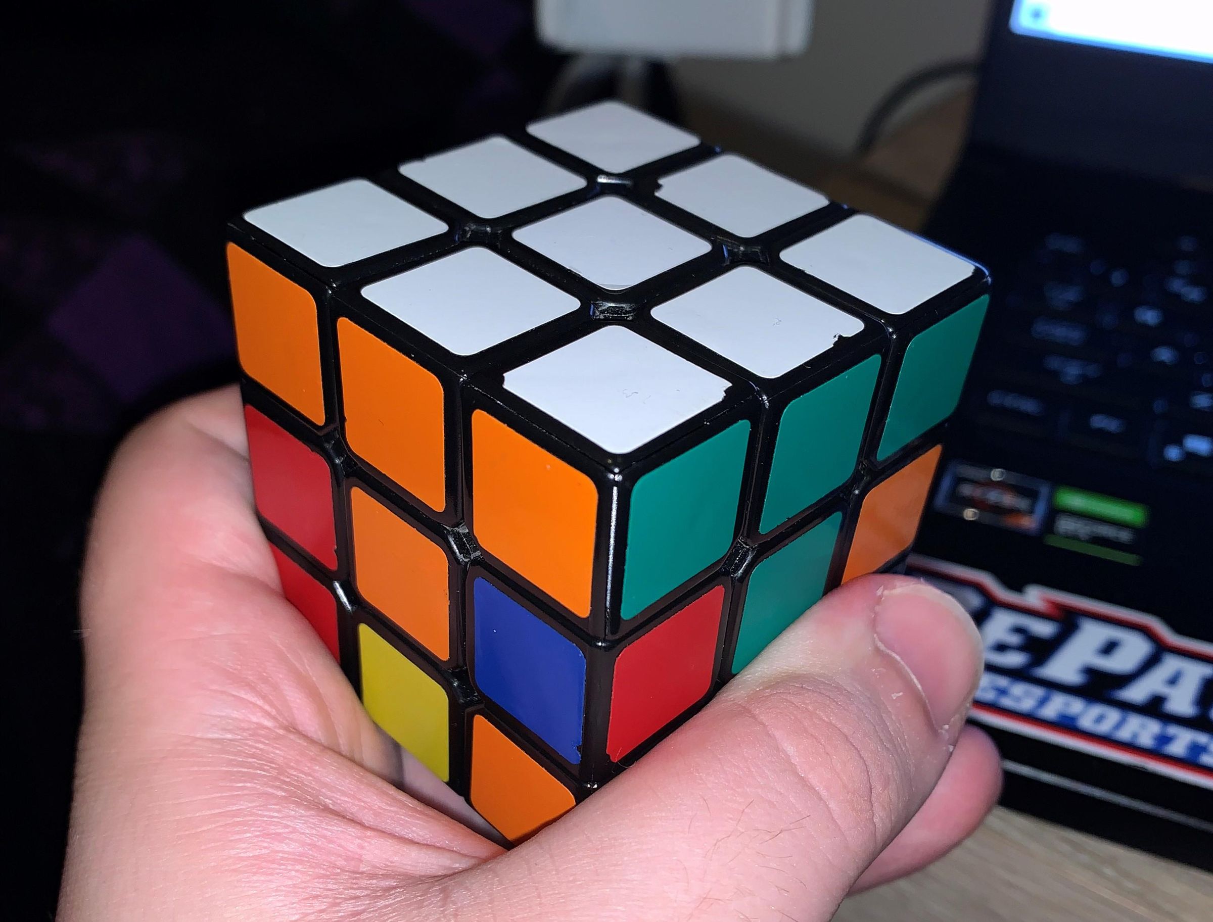 How to Solve a 3x3 Rubik's Cube for Dummies : 18 Steps - Instructables