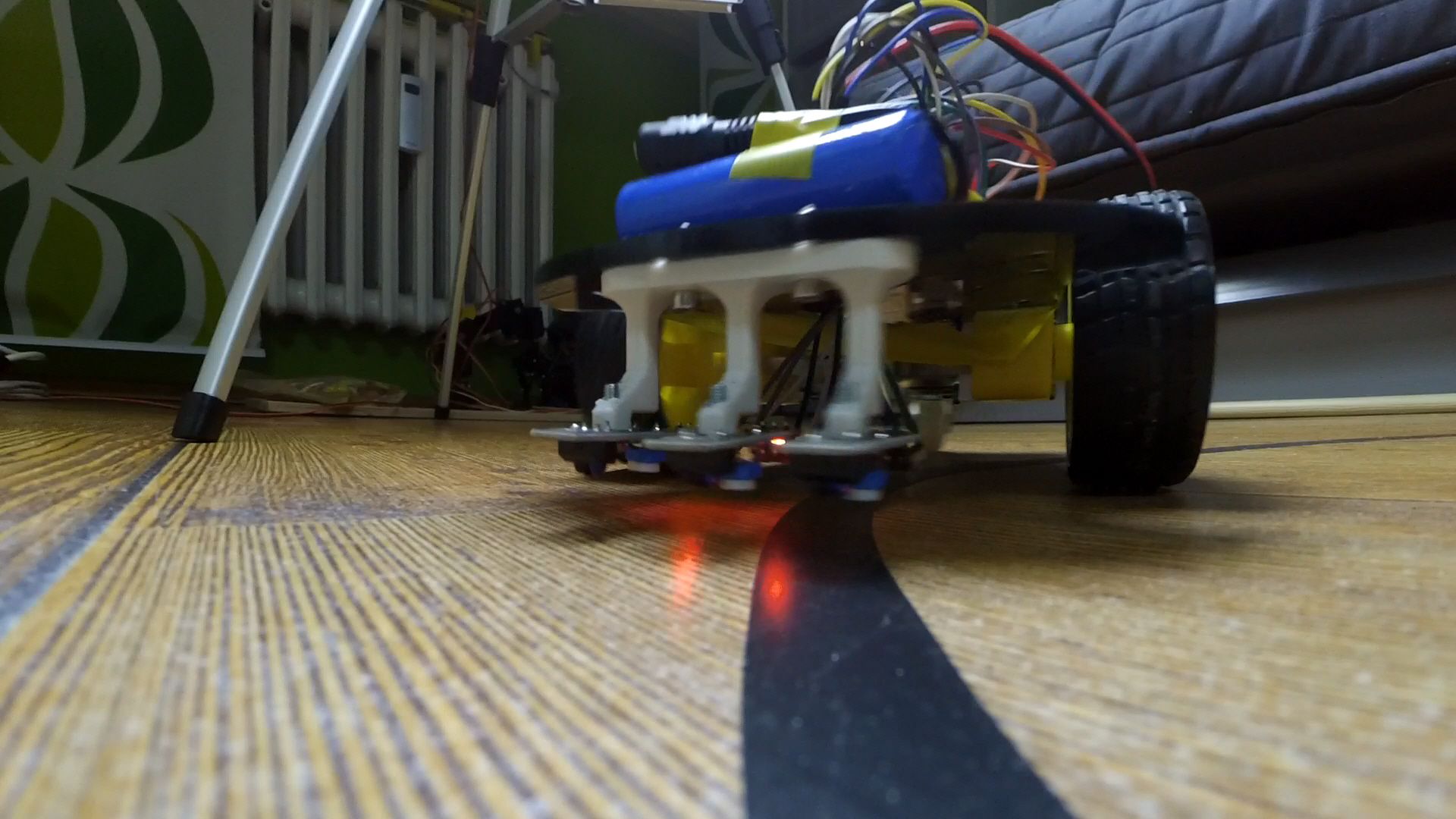 Very Simple Line Follower for Beginners : 7 Steps (with Pictures) - Instructables