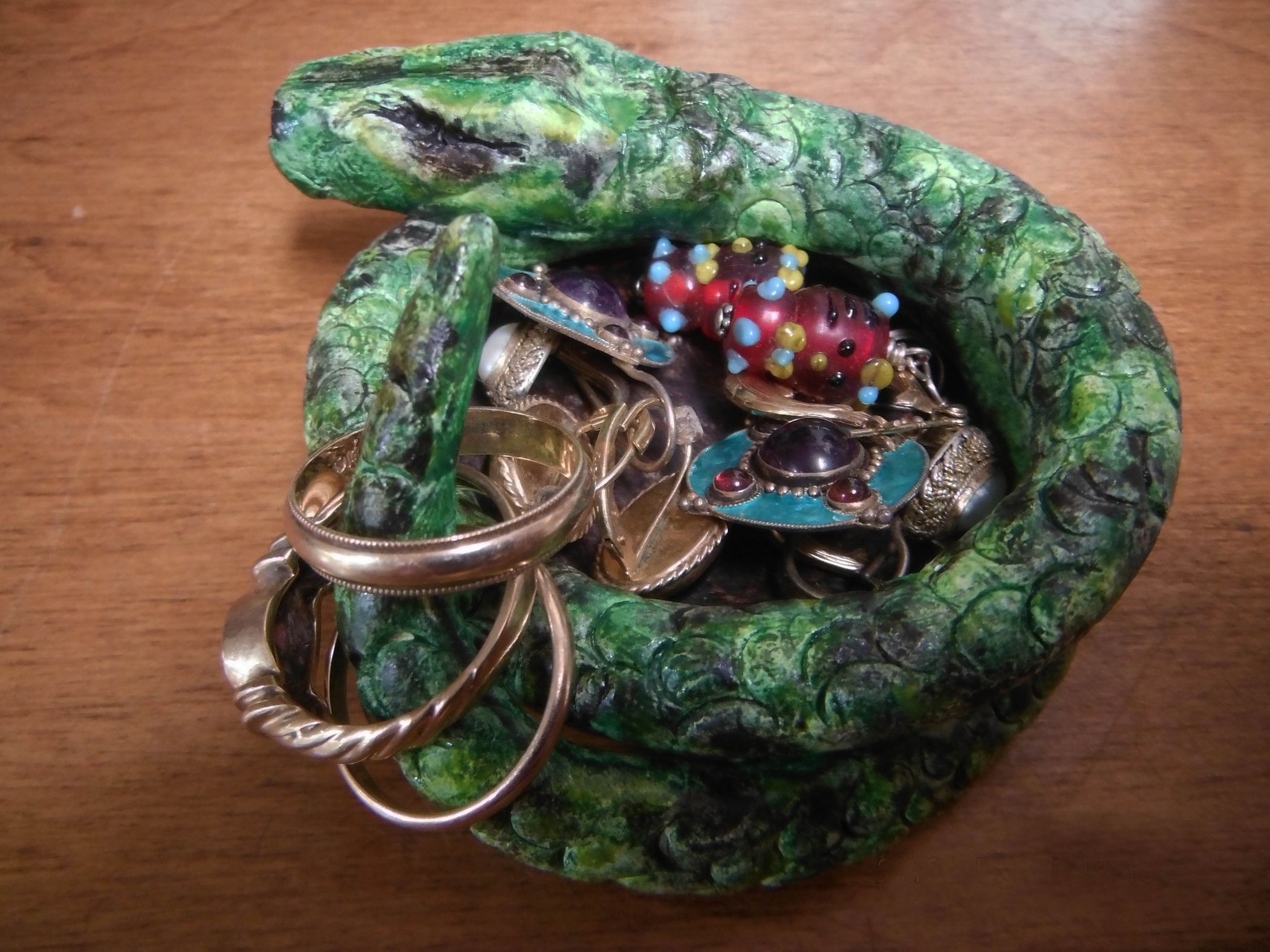 Clay 101: Make a Snake! : 7 Steps - Instructables