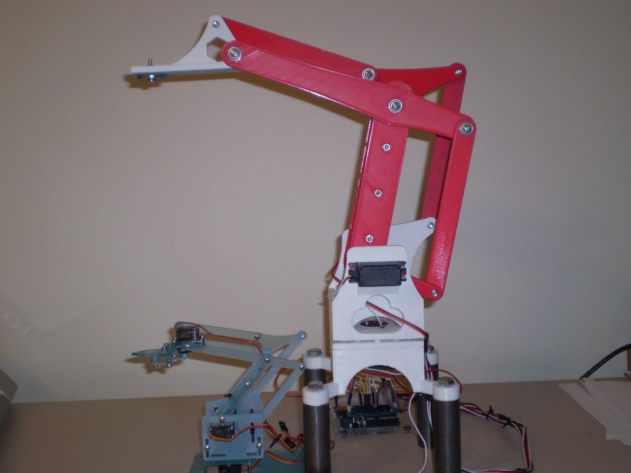 Giant Robot Arm "meArm" Remix : 12 Steps (with Pictures) - Instructables