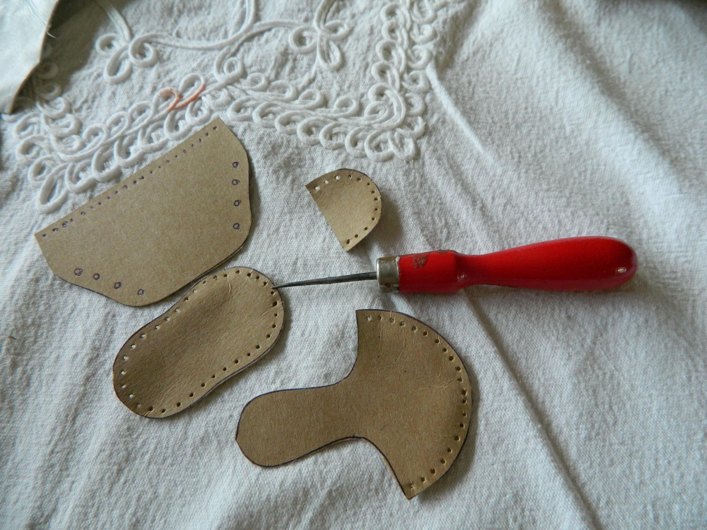 Leather Shoe Key Chain : 14 Steps (with Pictures) - Instructables