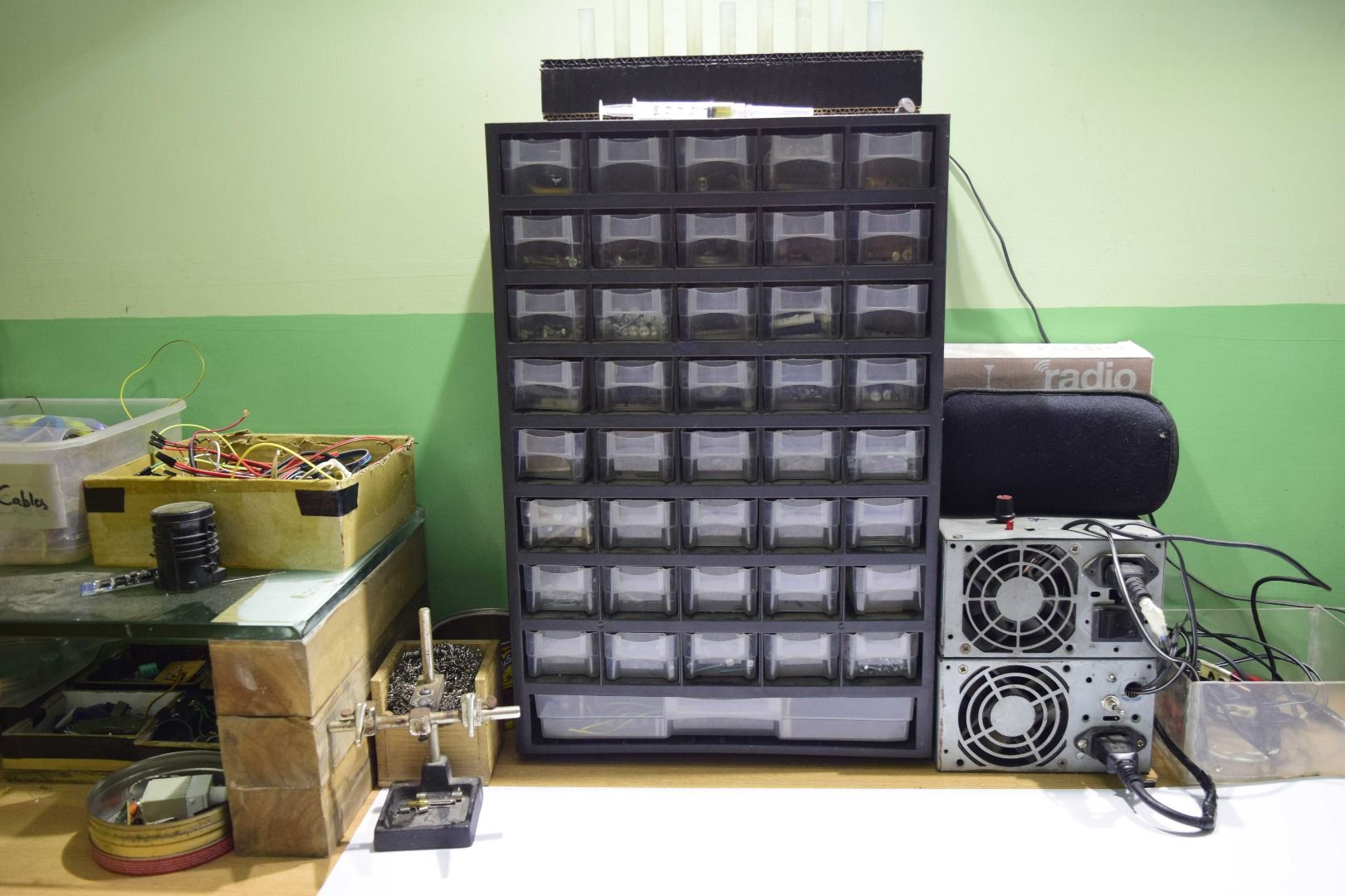 Setting Up the Perfect Electronics Workplace : 16 Steps (with Pictures ...