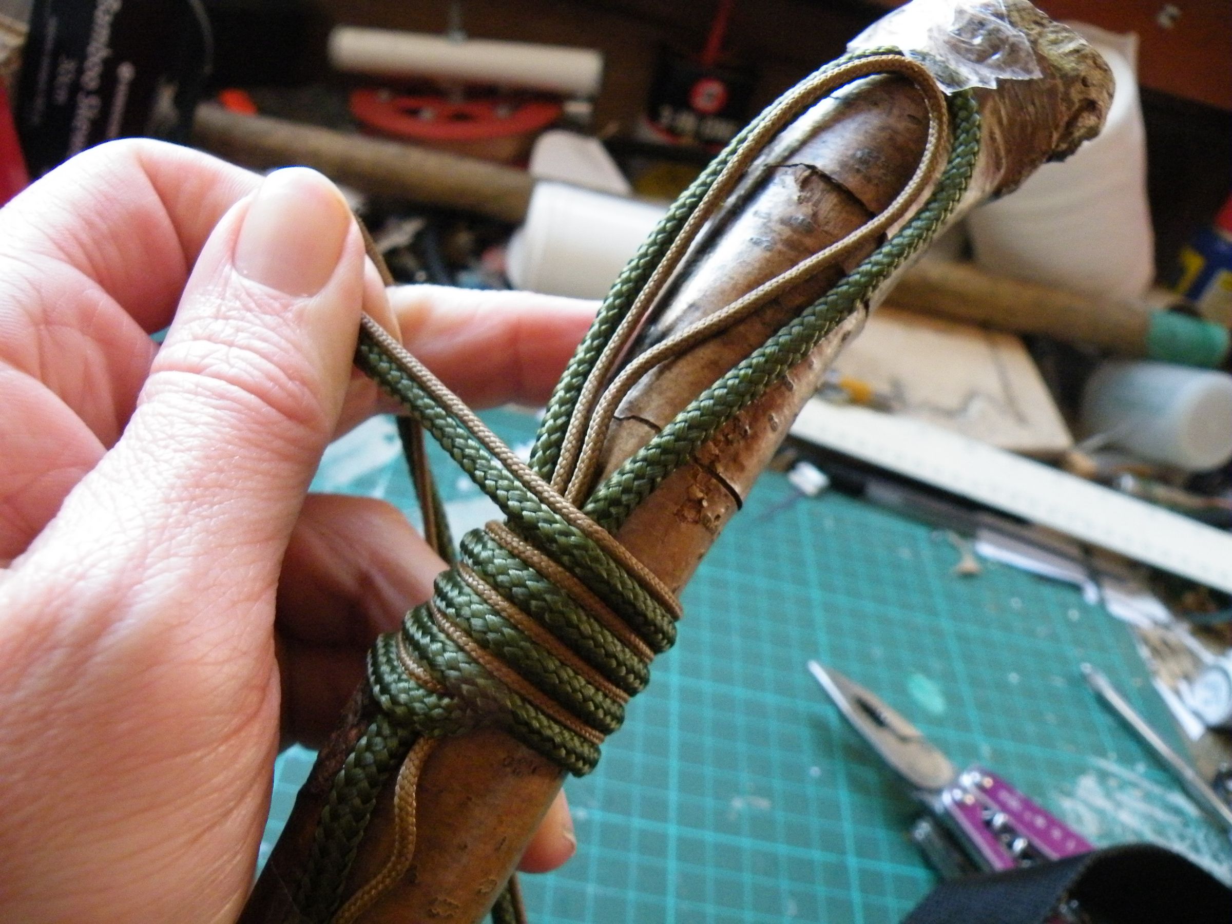 Double-perfect Whipped Paracord Staff Hand-grip : 7 Steps (with ...